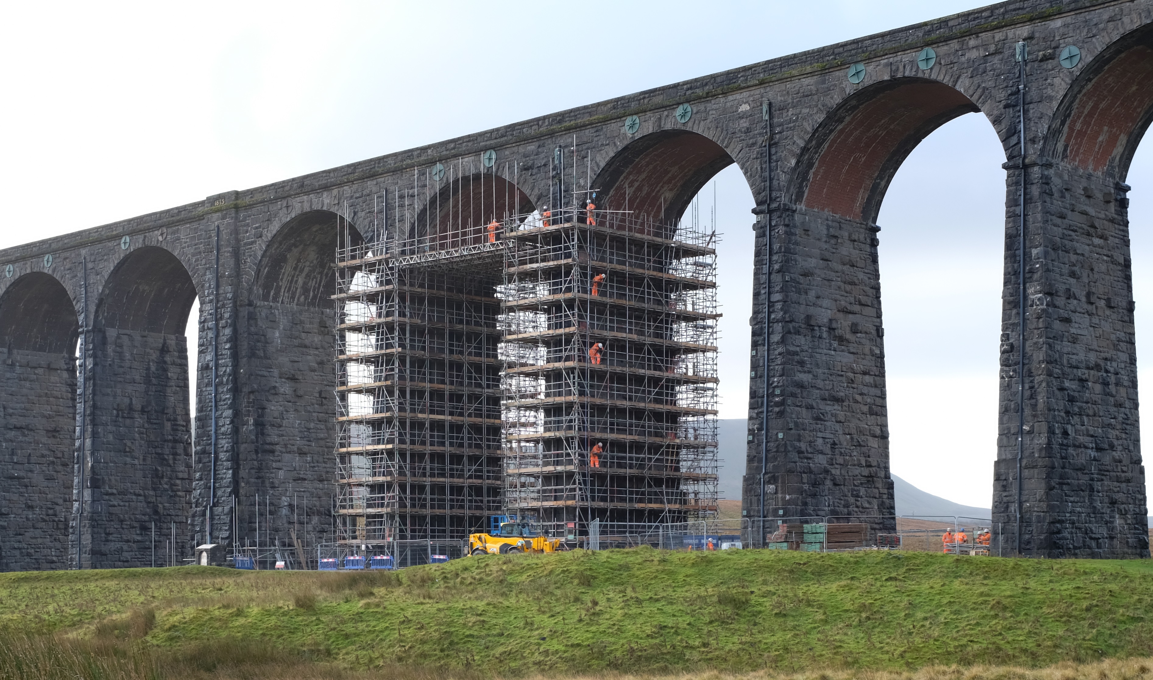 Ribblehead Viaduct on Carlisle to Settle line gets £2.1m restoration ...