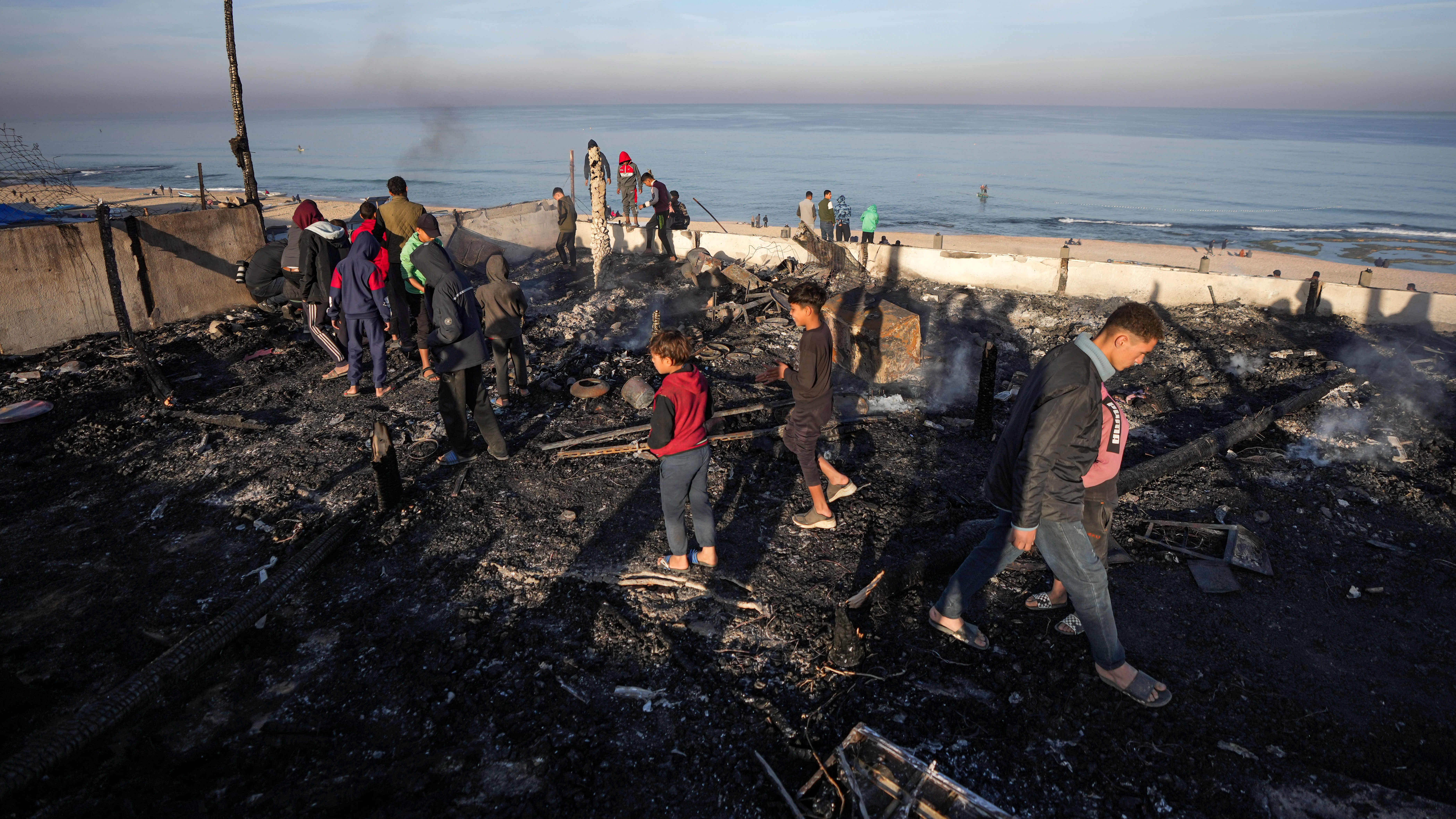 Gaza ceasefire deal 'on the brink' as negotiations continue | ITV News