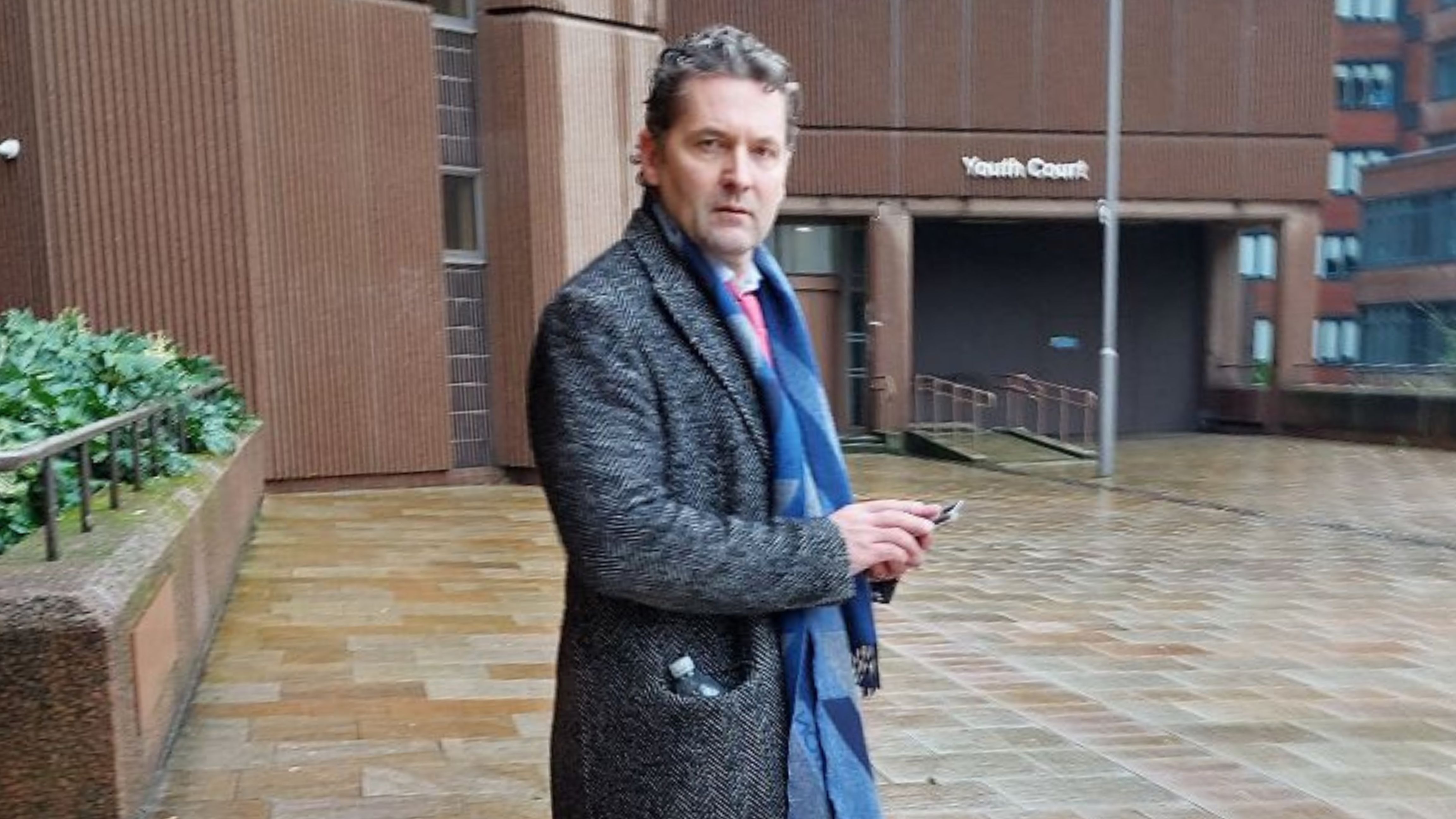 Driver throws hot takeaway onto British Gas engineer's face in fit of road rage in Hoylake | ITV ...