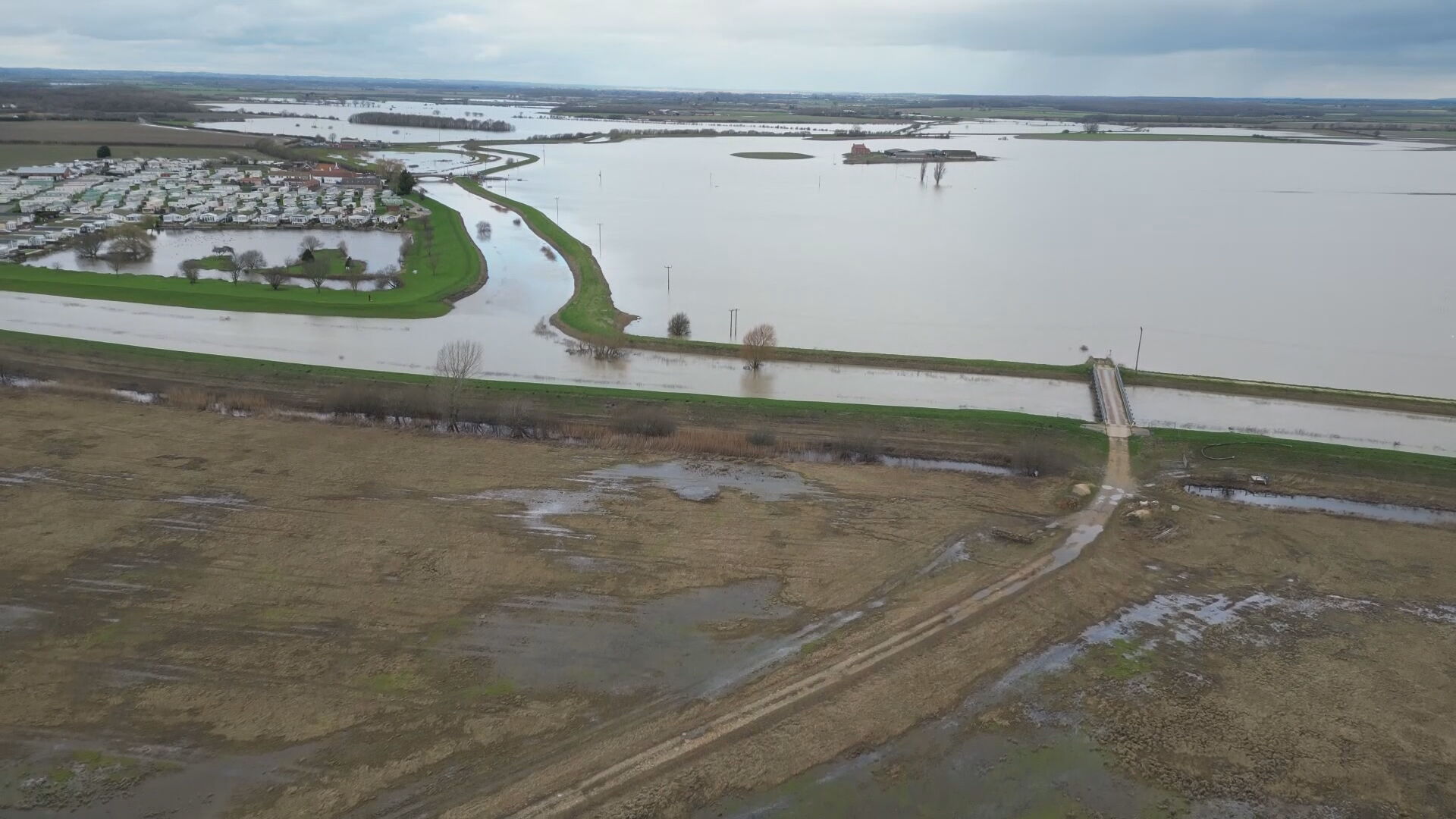 Farm underwater, flood reservoir dry: Lincolnshire farmer calls for ...