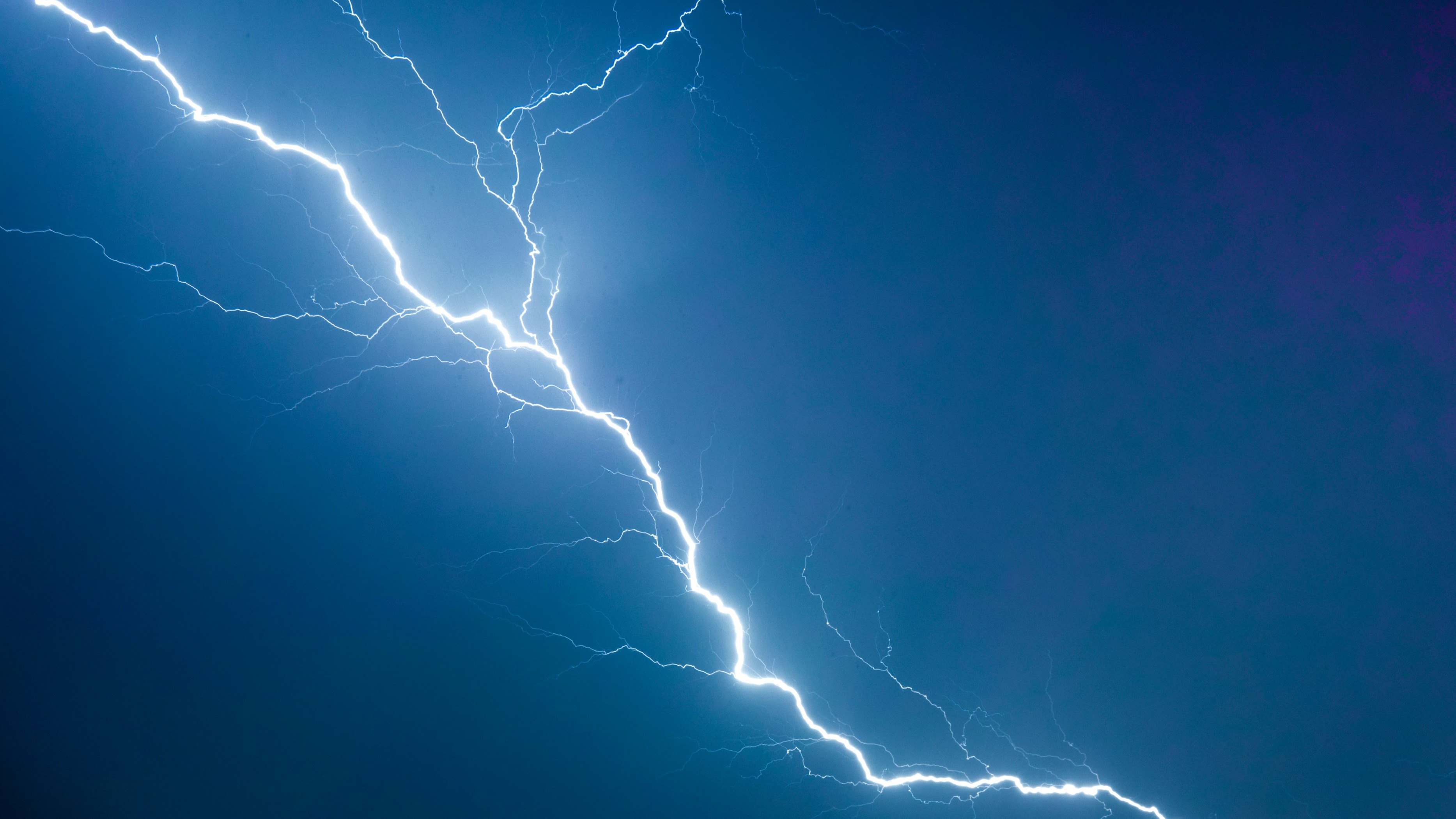 London Fire Brigade takes hundreds of calls as thunderstorms strike the ...