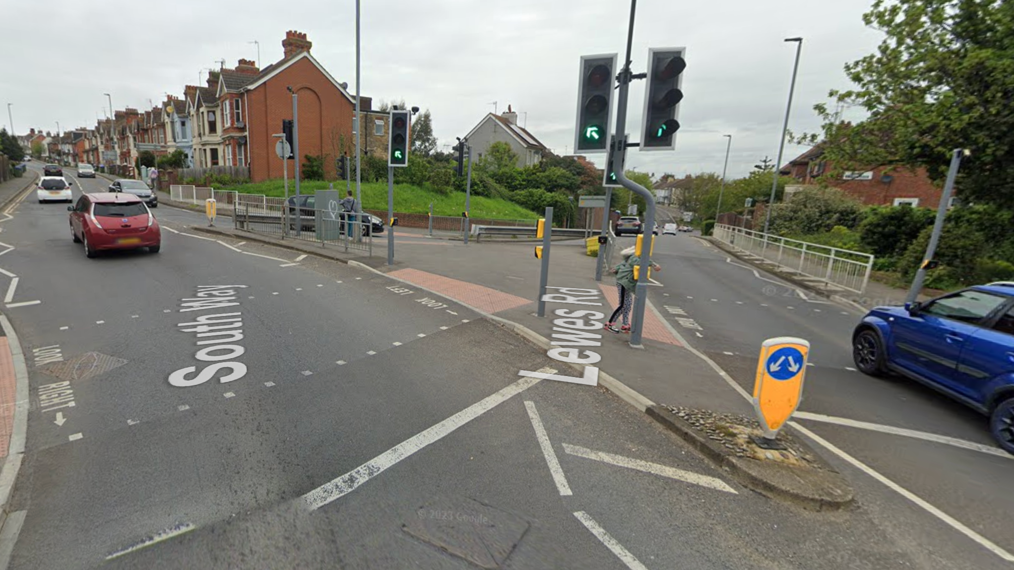 Investigation launched after kittens 'left to die' on busy road in ...