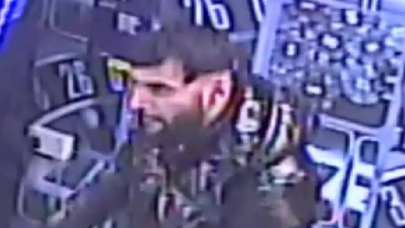 Slot machines damaged and staff 'verbally abused' at Bristol betting ...