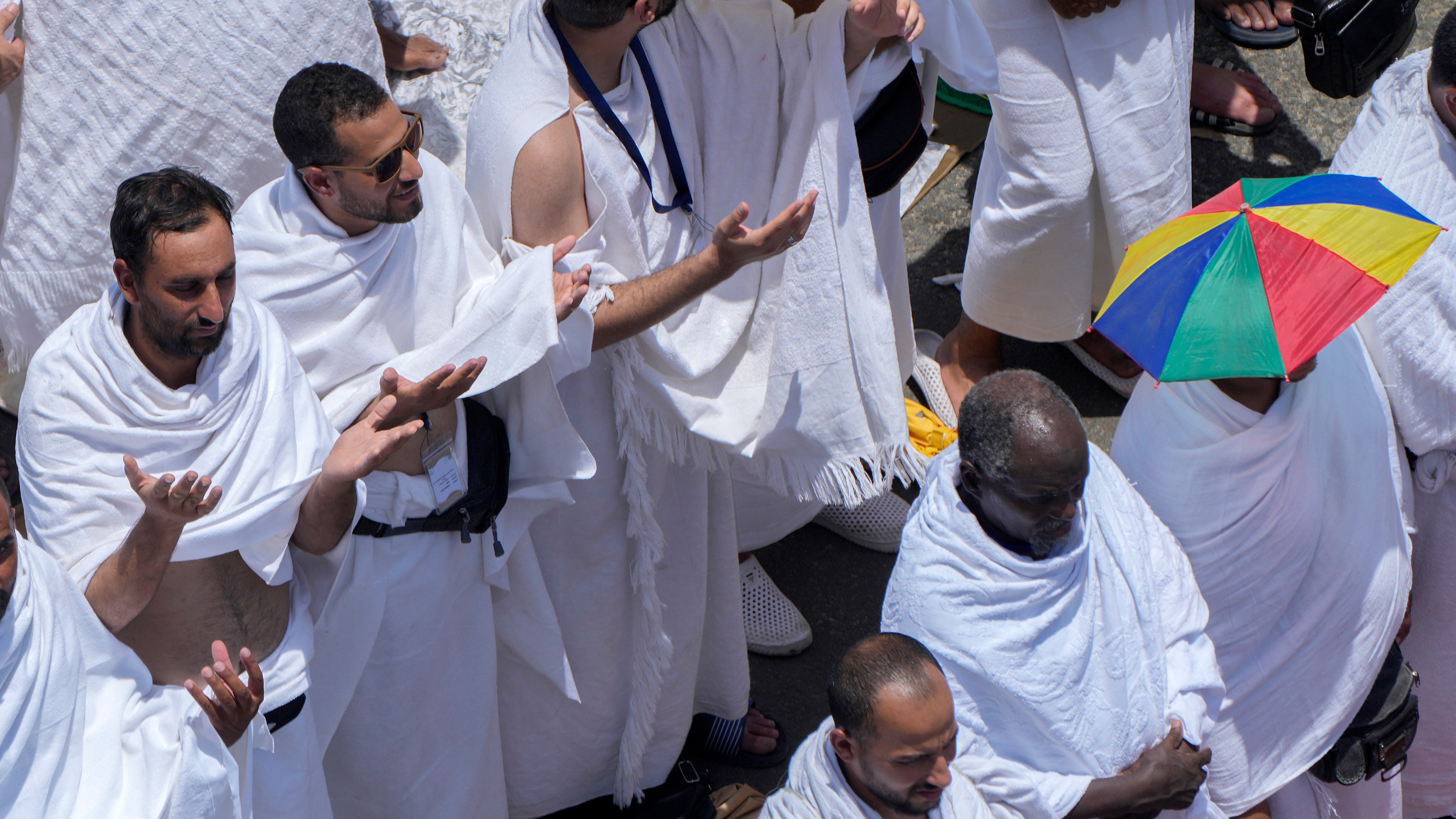 Millions gather at Mecca in intense heat for annual Hajj pilgrimage ...