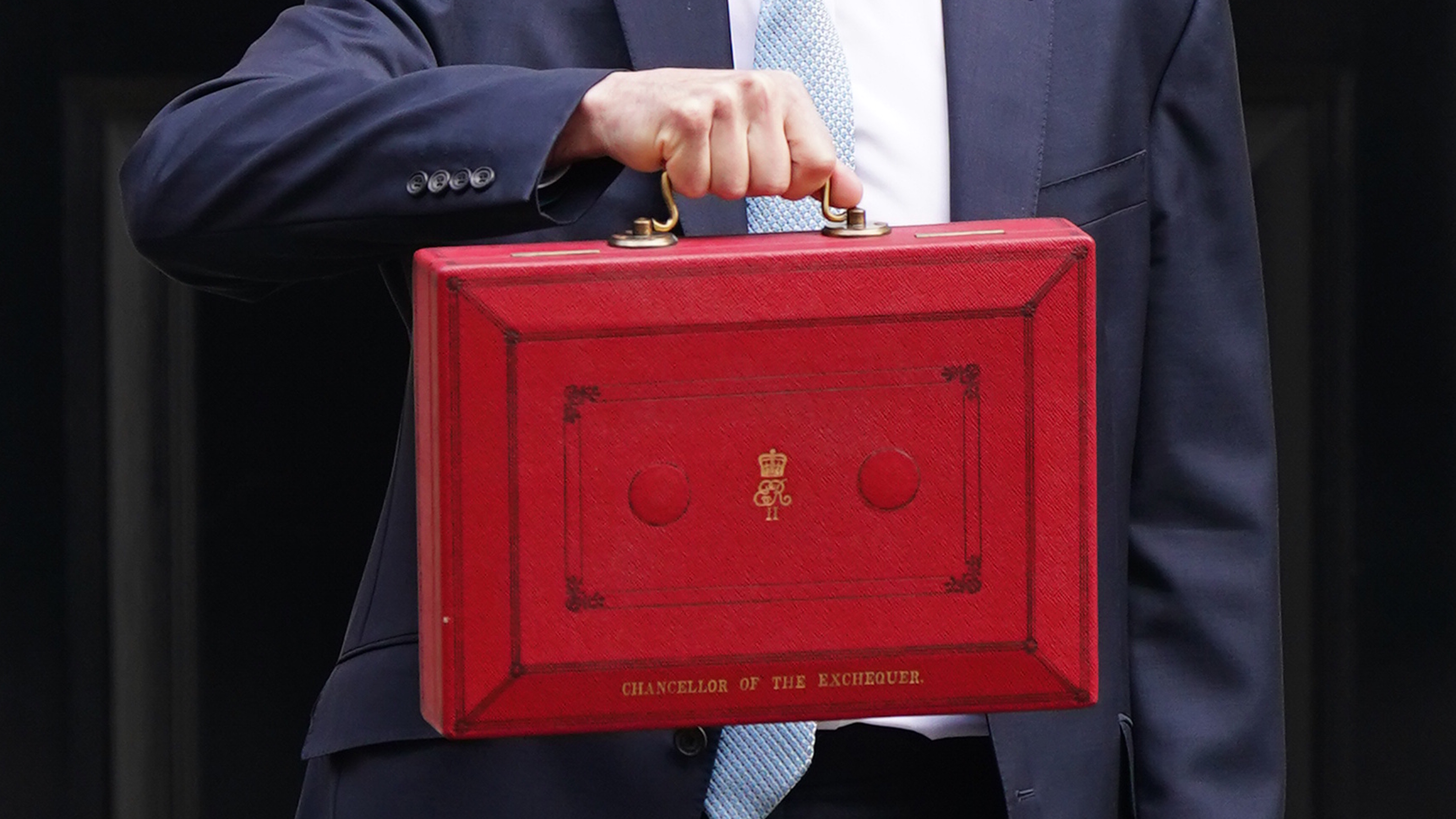 What's behind the Budget tradition of the chancellor's red box? | ITV News