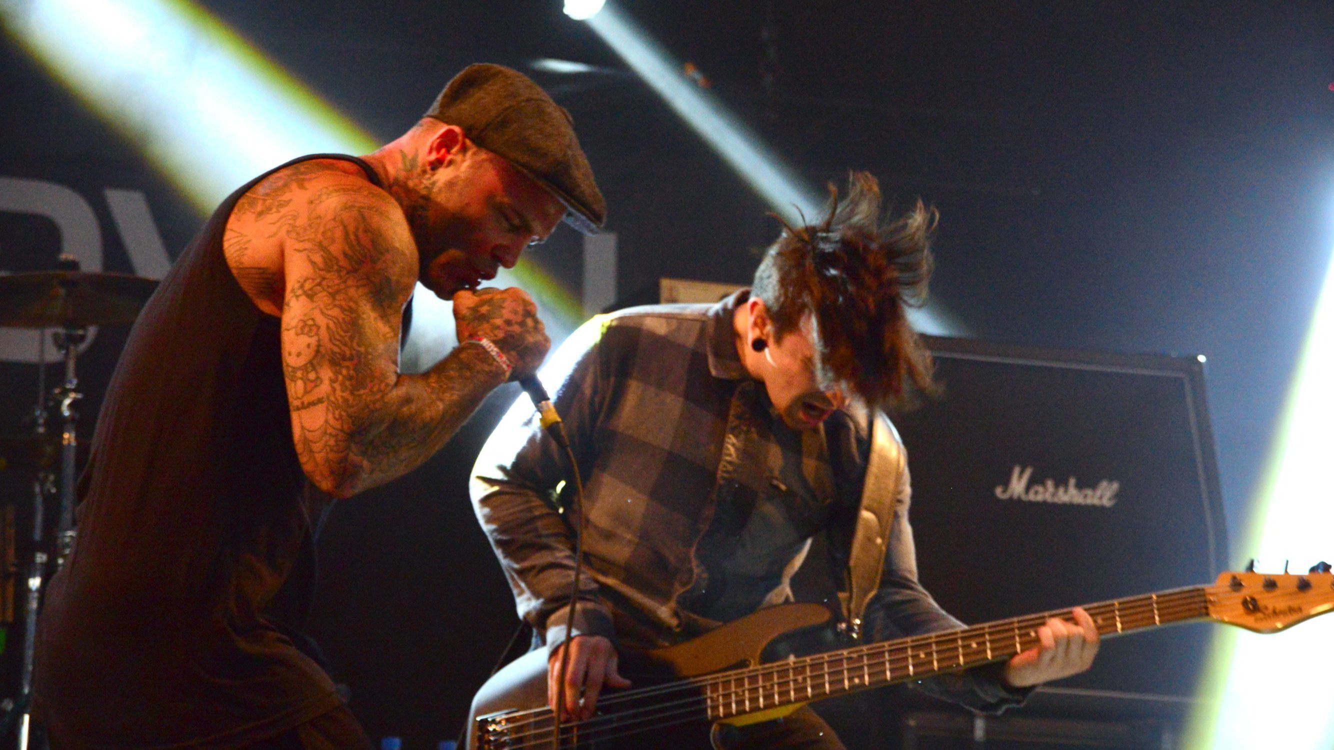 'Butterfly' singer Seth Binzer dies aged 49 | ITV News