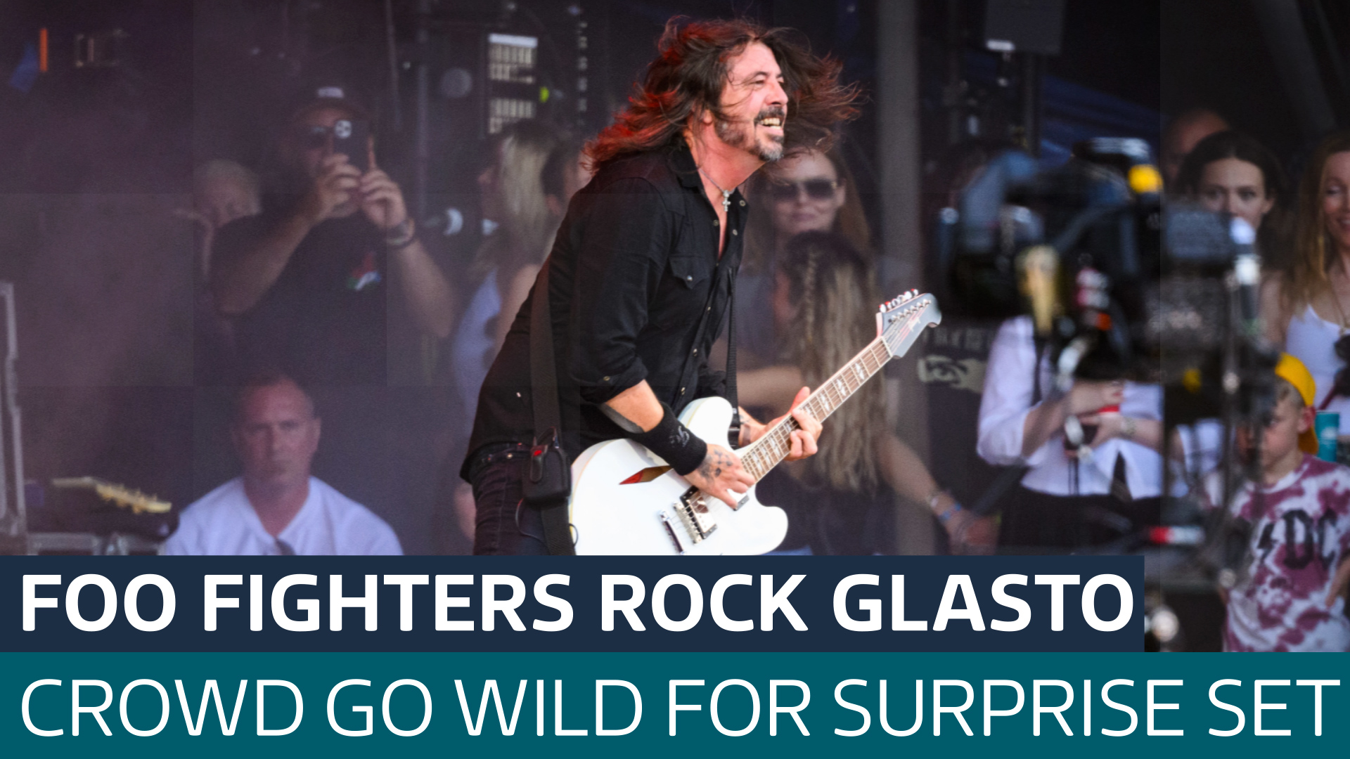 Crowd goes wild as Foo Fighters light up Glastonbury with surprise set ...