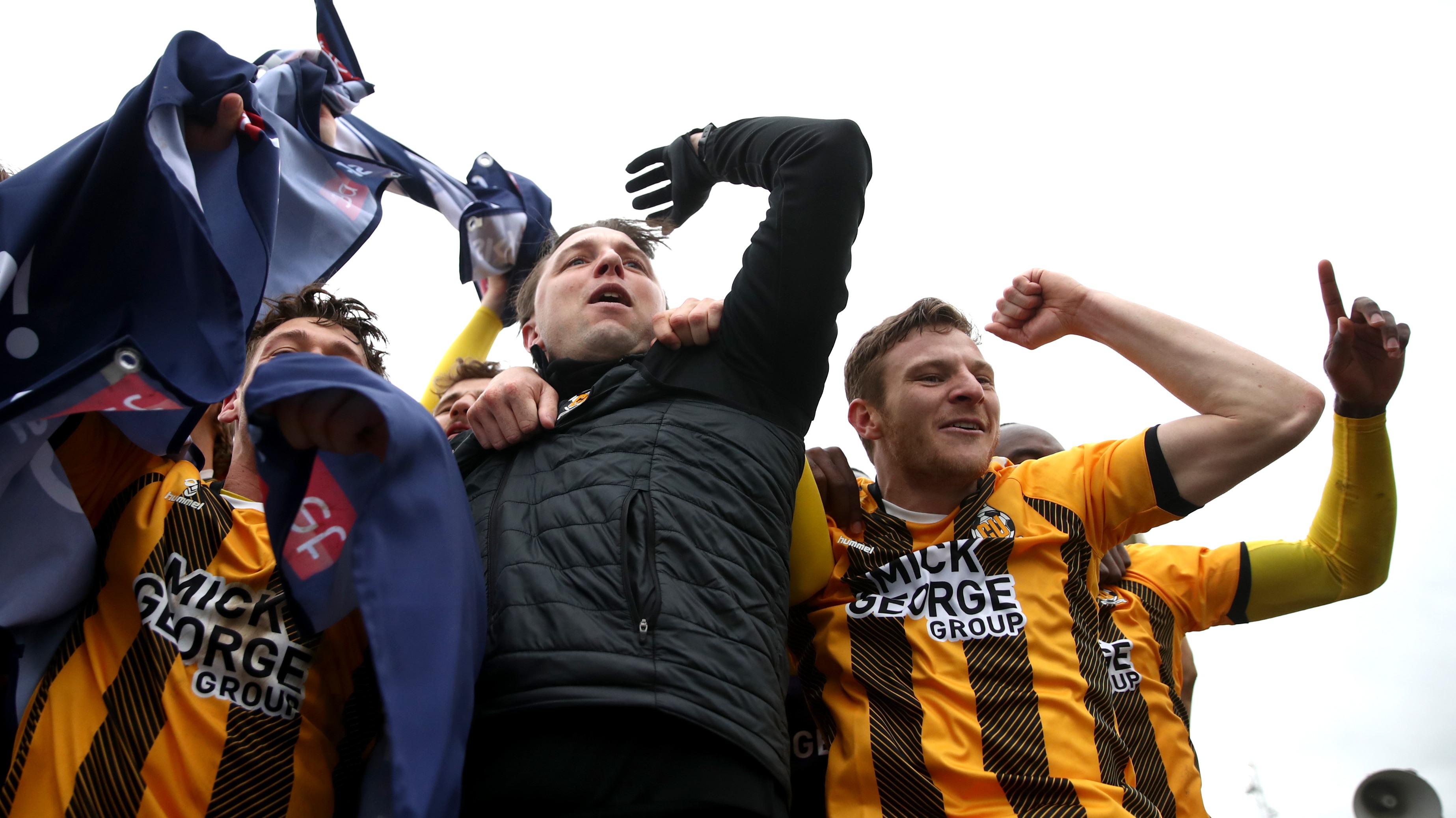 Promotion-winning head coach Mark Bonner signs new Cambridge United ...