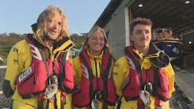 Meet the family volunteering together to save lives for the RNLI ...