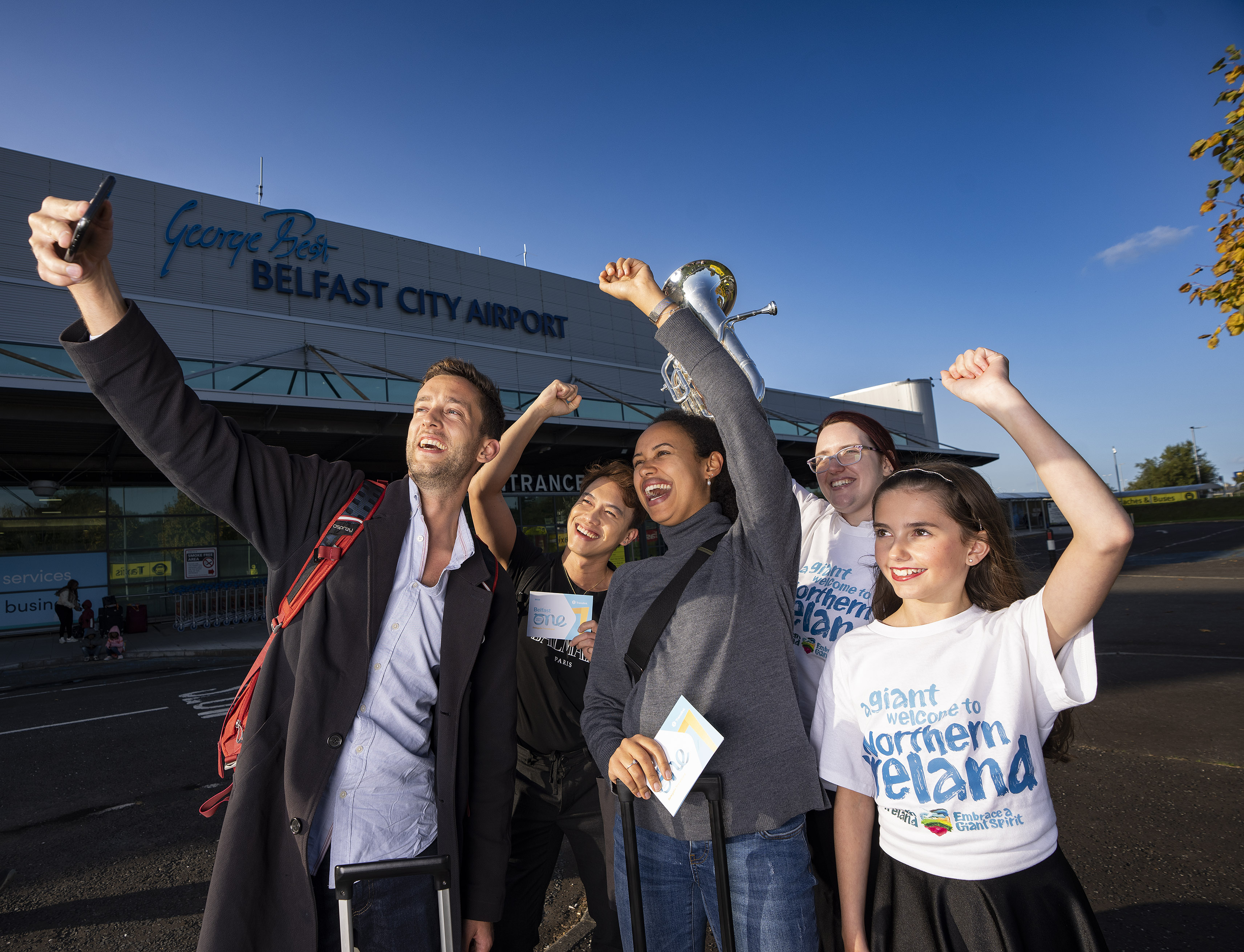 Thousands of young people attend global leadership summit in Belfast ...