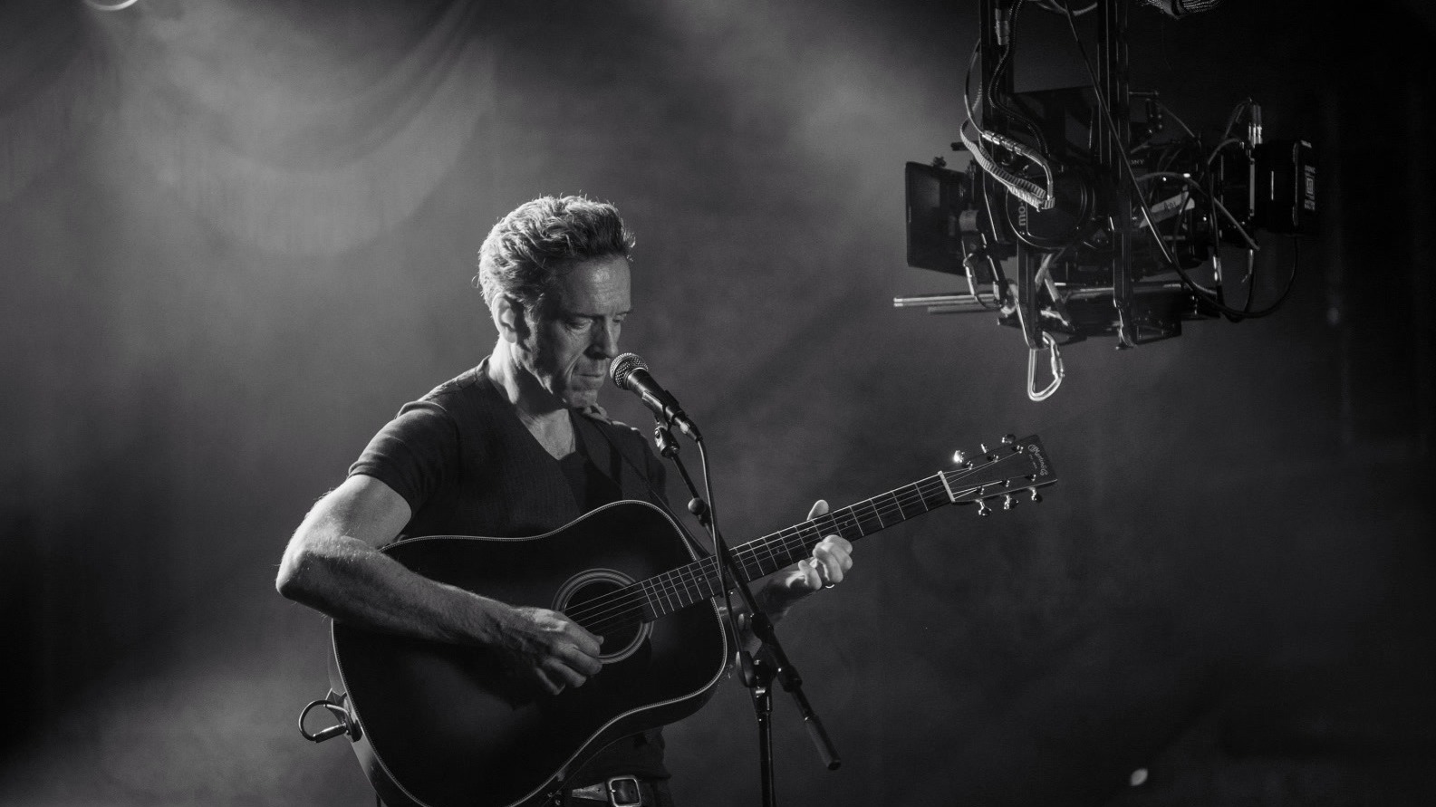 Actor Damian Lewis says family and friends have 'been amazing' about ...