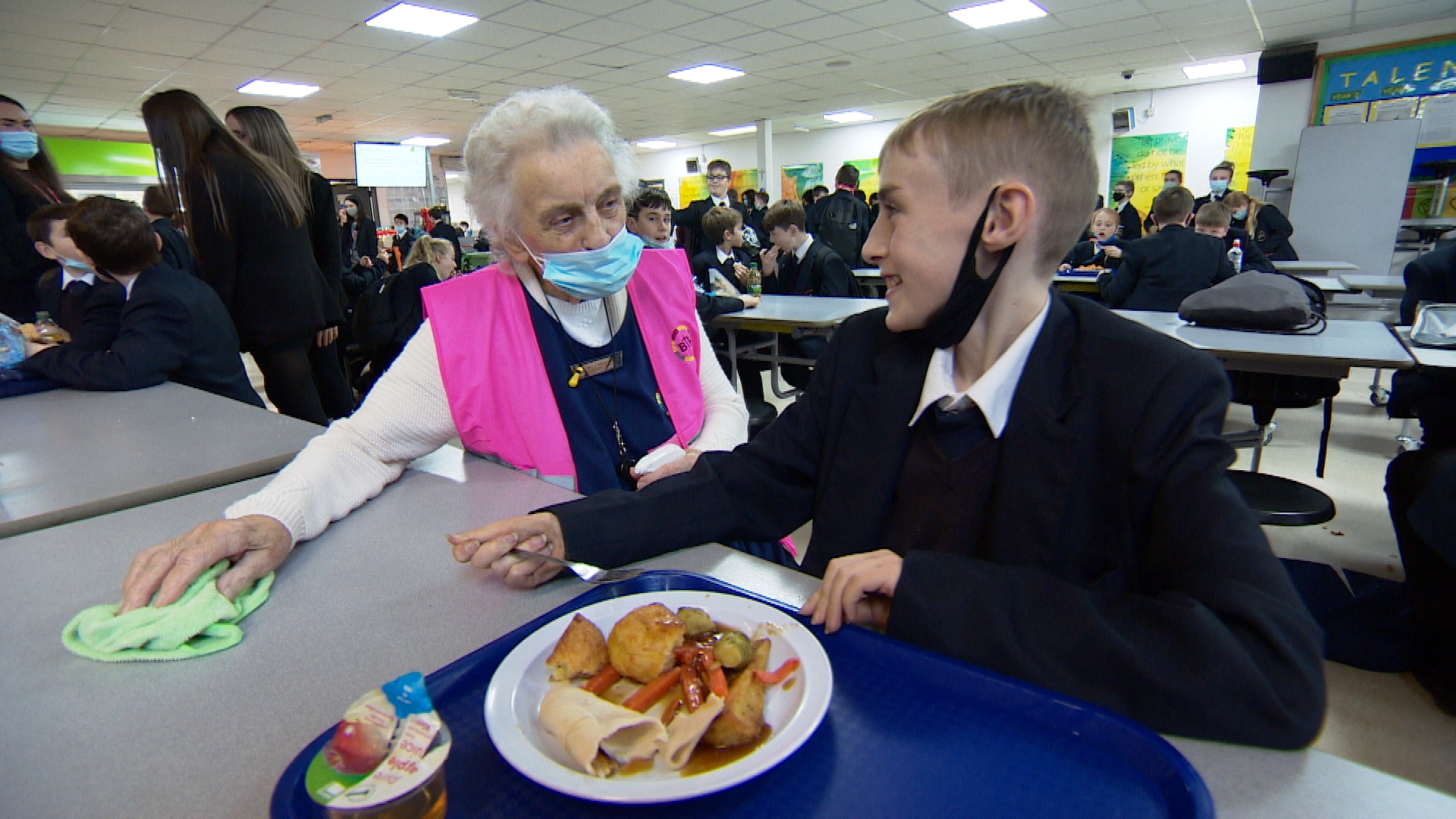 85-year-old dinner lady retires after more than four and a half decades ...