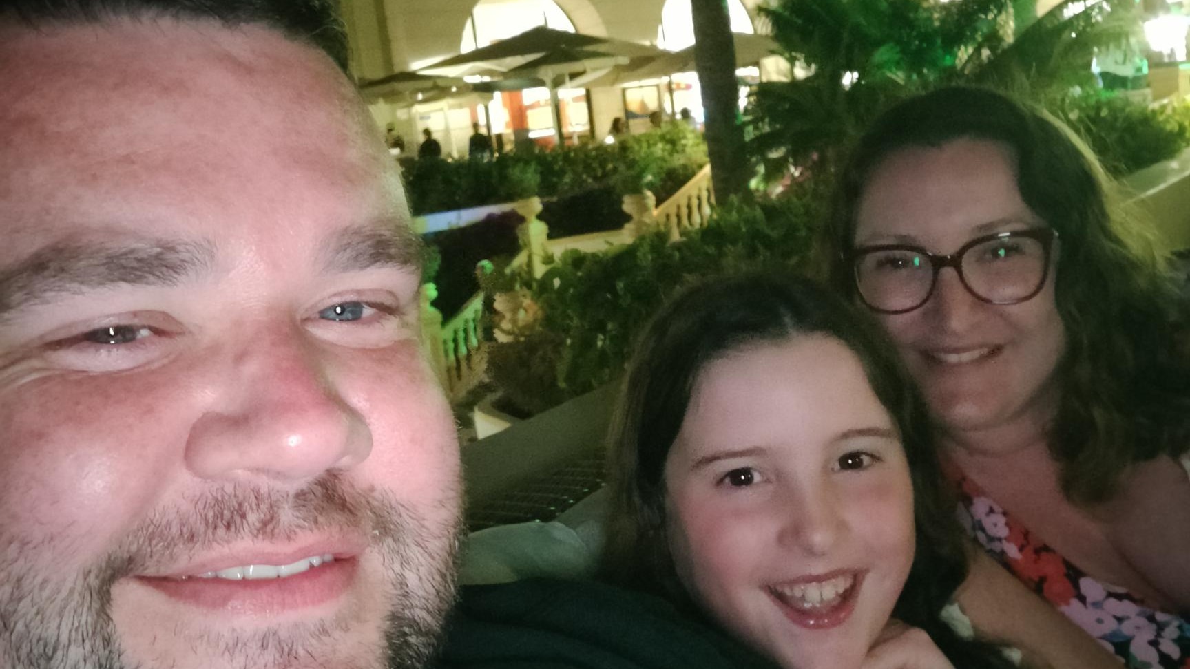 Blackpool man pays £5,000 to eat burgers for life | ITV News Granada