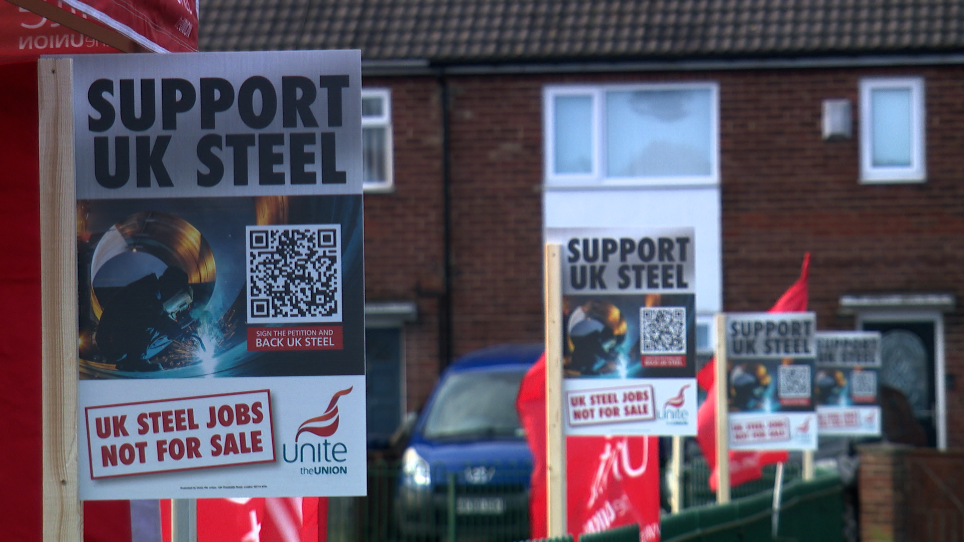Redcar residents stand in solidarity with Port Talbot steelworkers ...