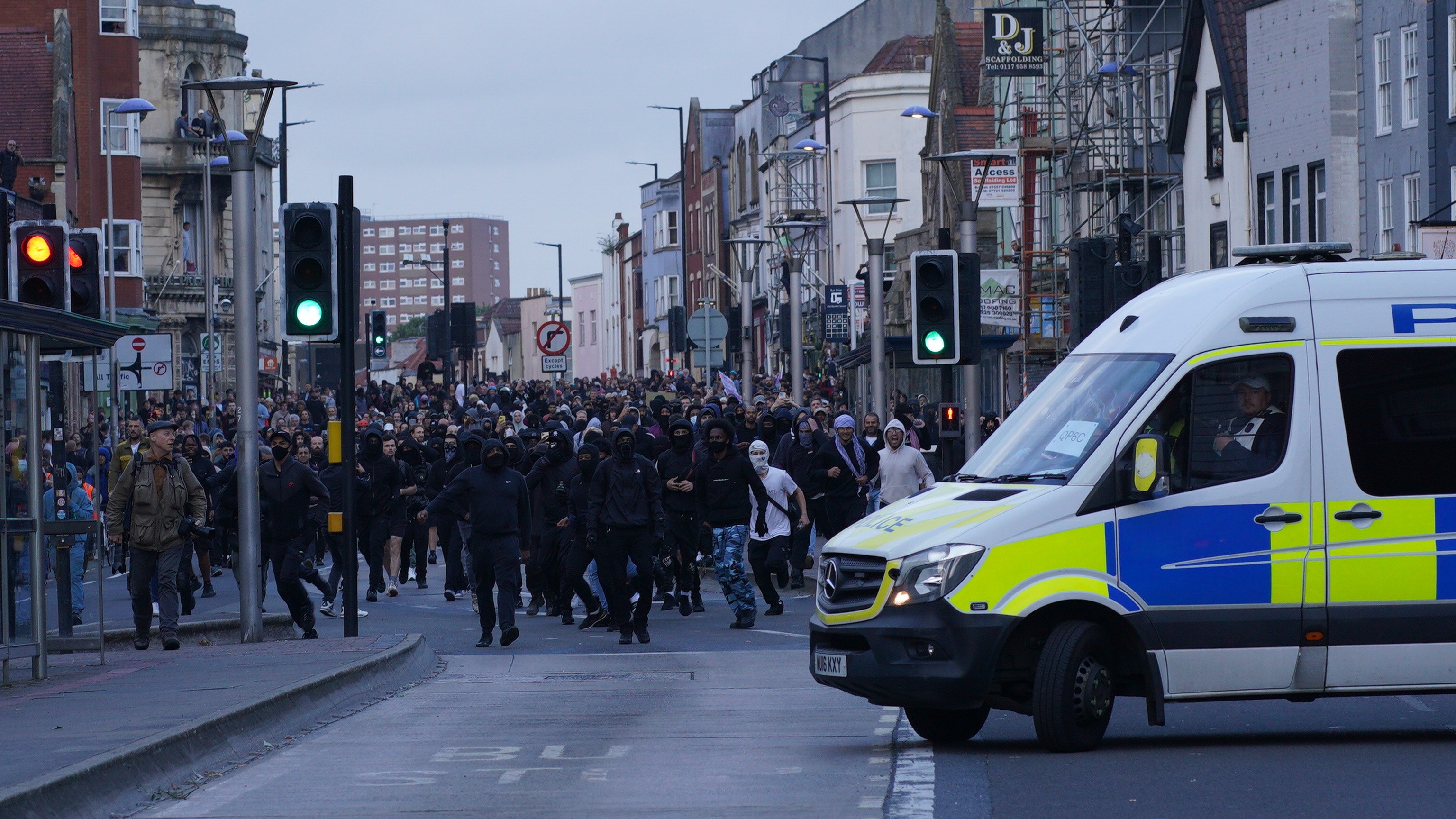 'Hope over hate' - thousands attend Bristol protest in stand against ...