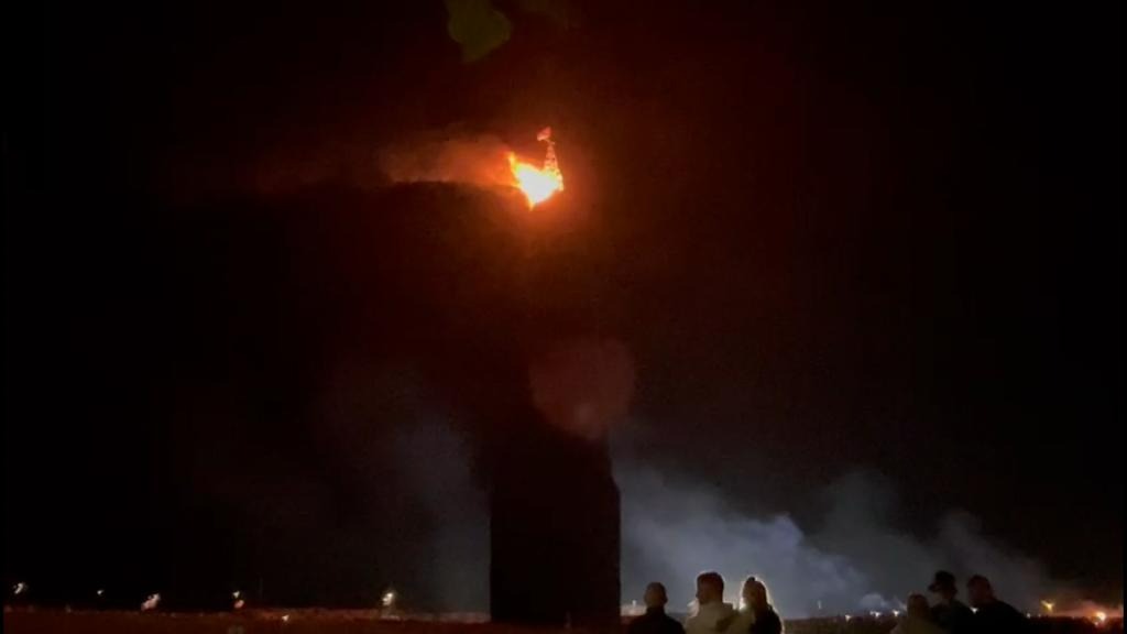 Larne's Craigyhill 'World's tallest bonfire' falls | UTV | ITV News