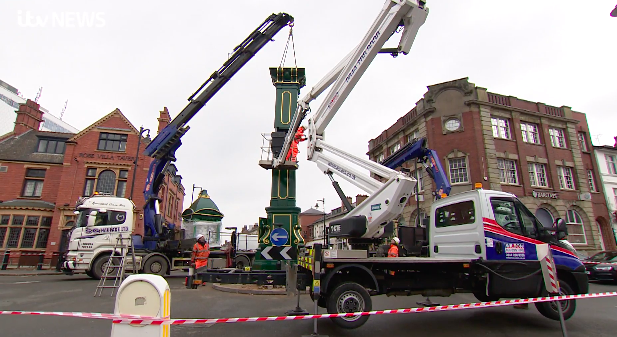 Birmingham's iconic Chamberlain Clock returns to Jewellery Quarter ...