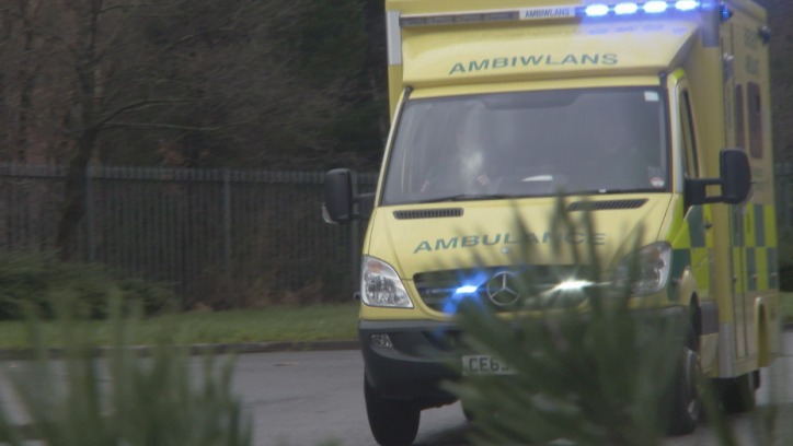 Welsh ambulances: Figures show rise in police cars taking people to ...