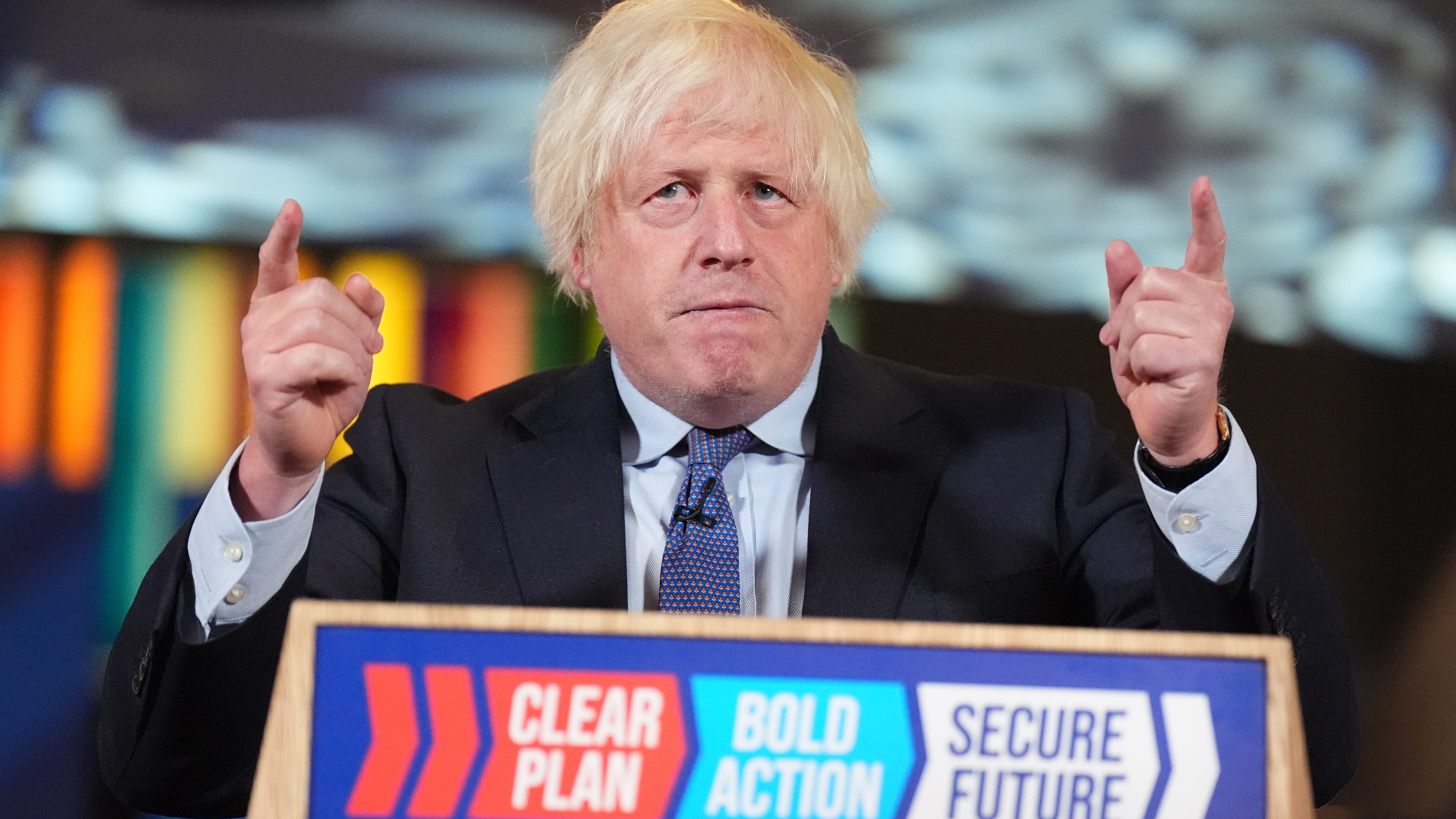 Boris Johnson makes surprise speech at Tory rally in last-minute bid to ...