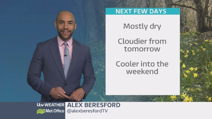 Cold night with patchy frost, mist and fog patches forming | ITV News Wales