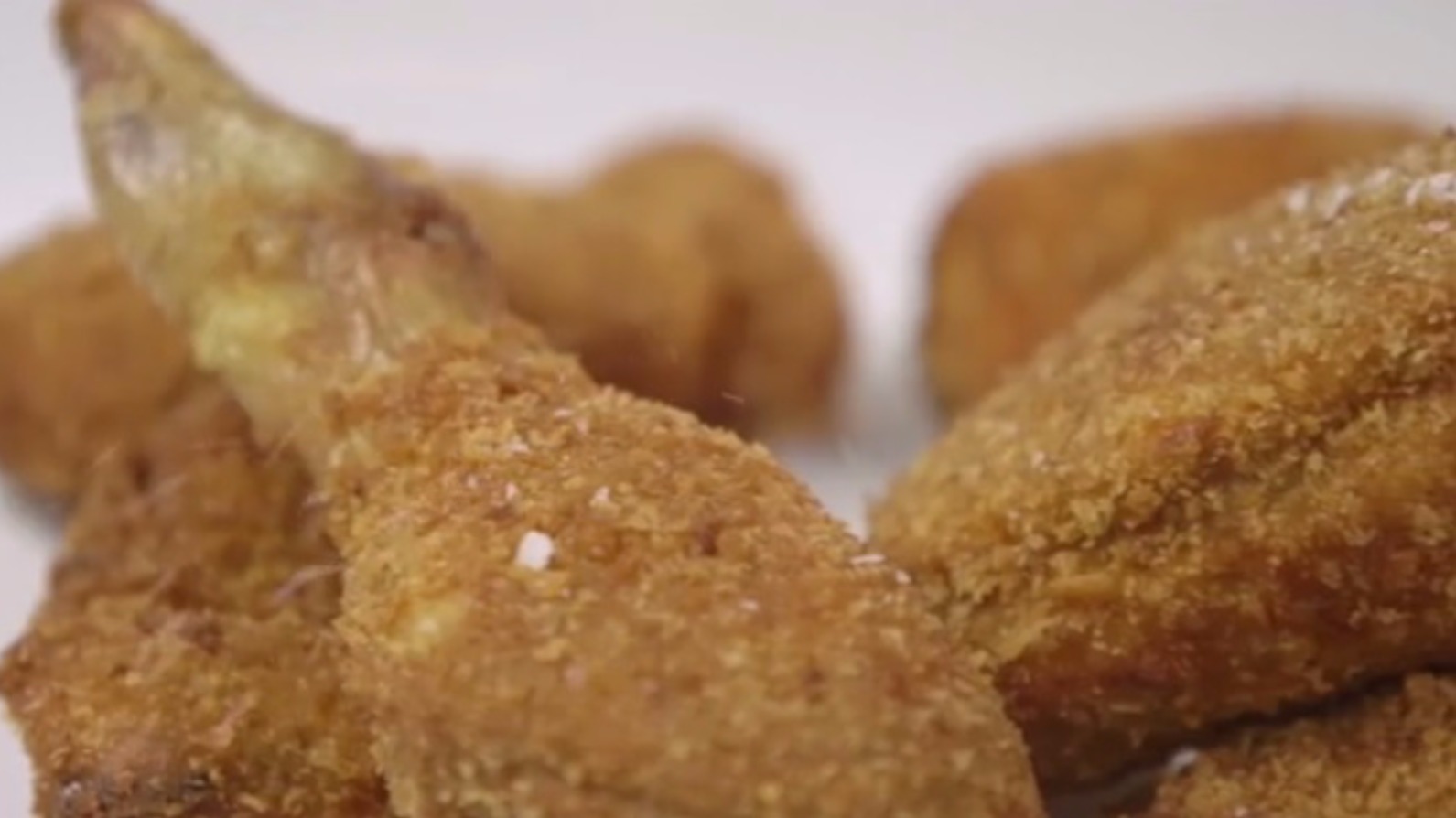 New cafe wants to serve healthy fried chicken to Tottenham kids | ITV ...