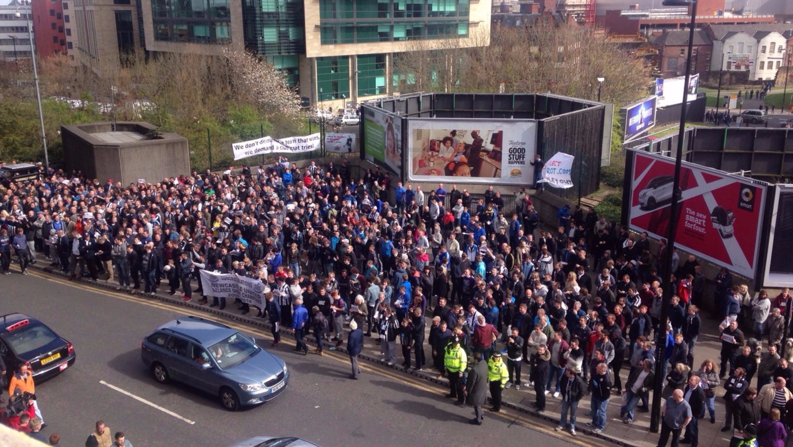 In pictures: Newcastle fans protest ahead of Spurs game | ITV News Tyne ...