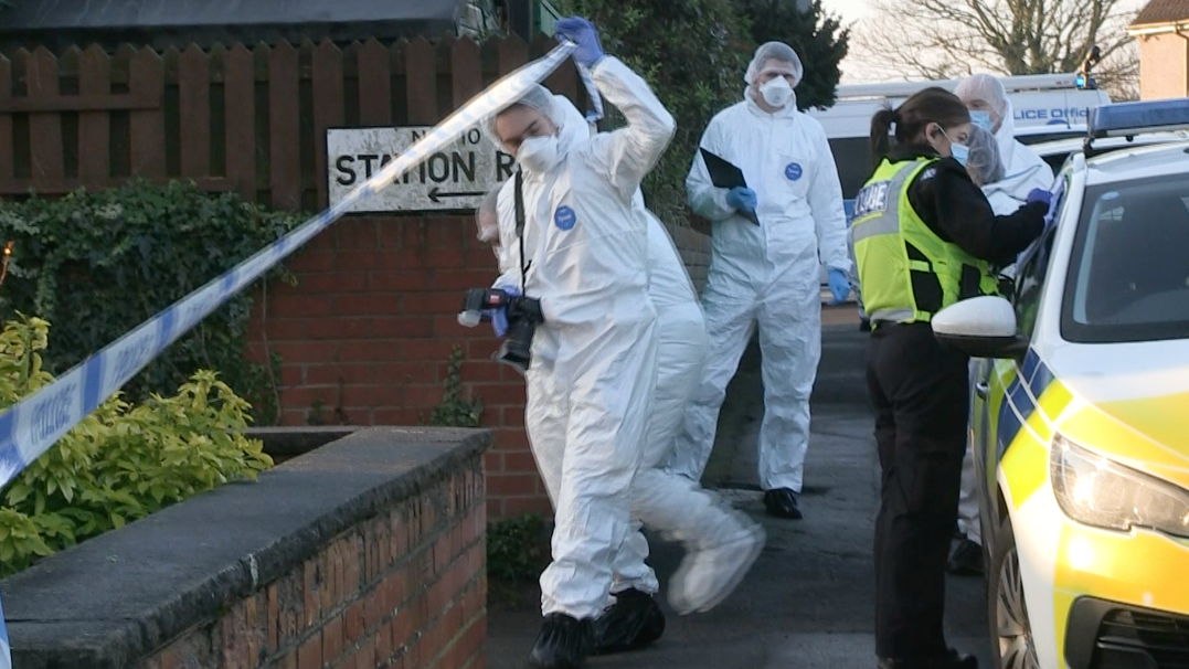 Murder hunt after 'horrific' attack on elderly couple in Mansfield home ...