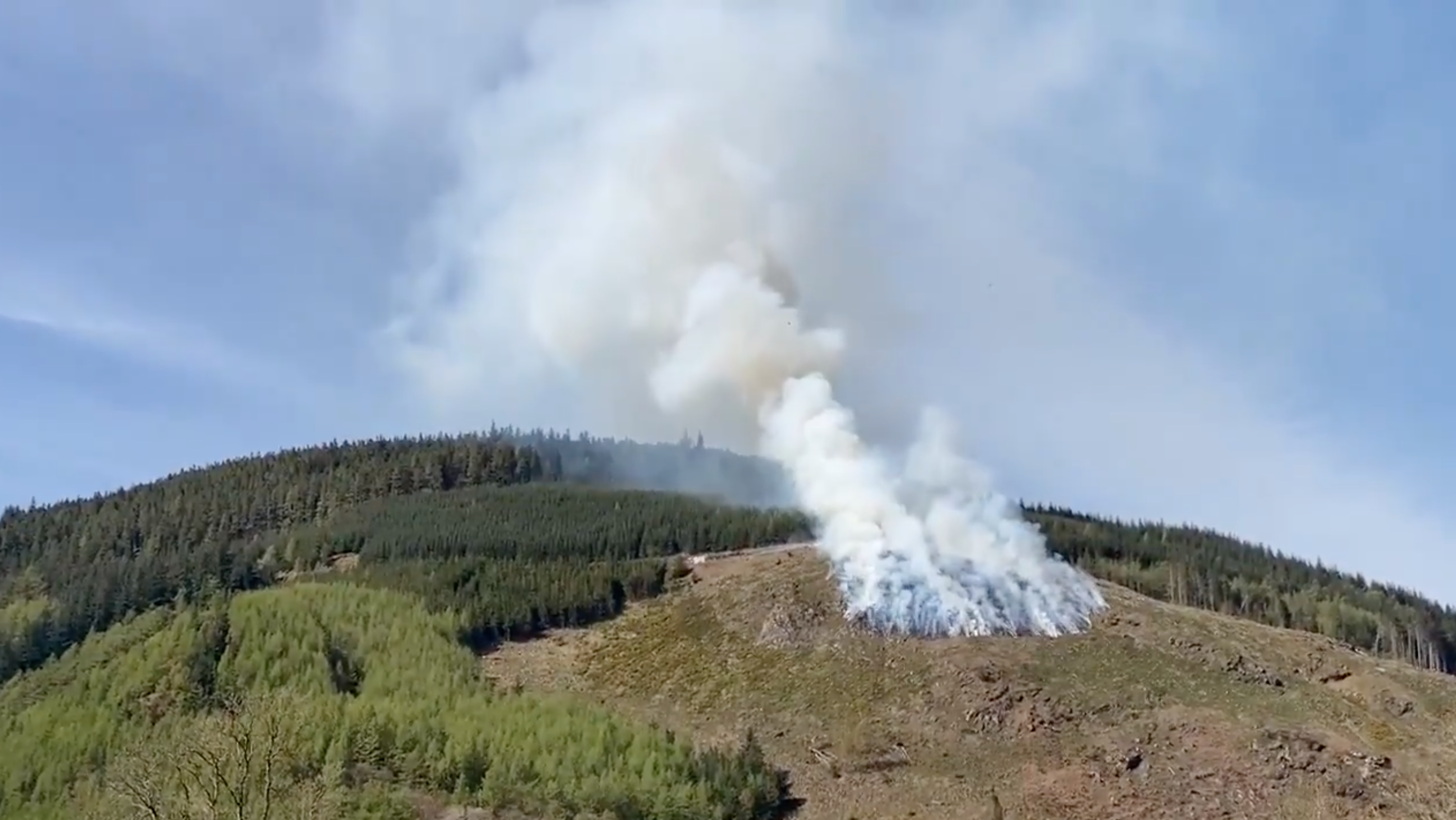 Safety warnings issued as fire crews tackle region's wildfires | ITV ...