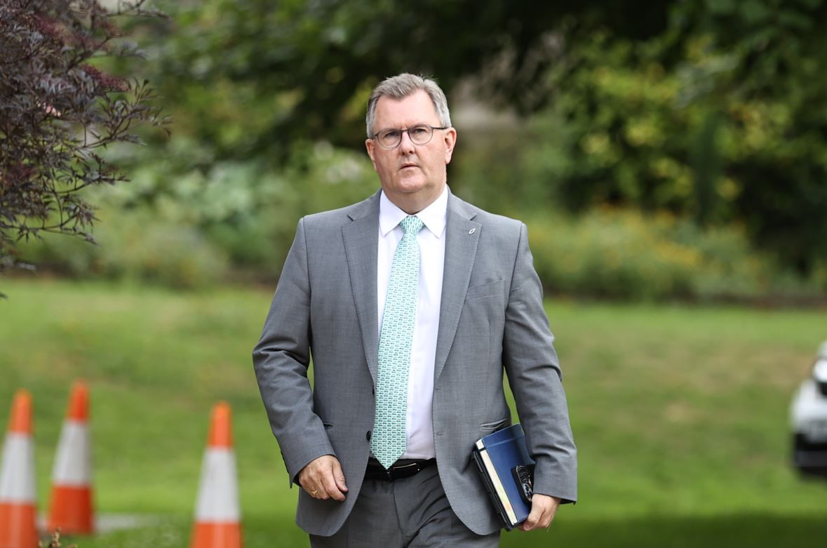 DUP leader Sir Jeffrey Donaldson says members briefing against party ...