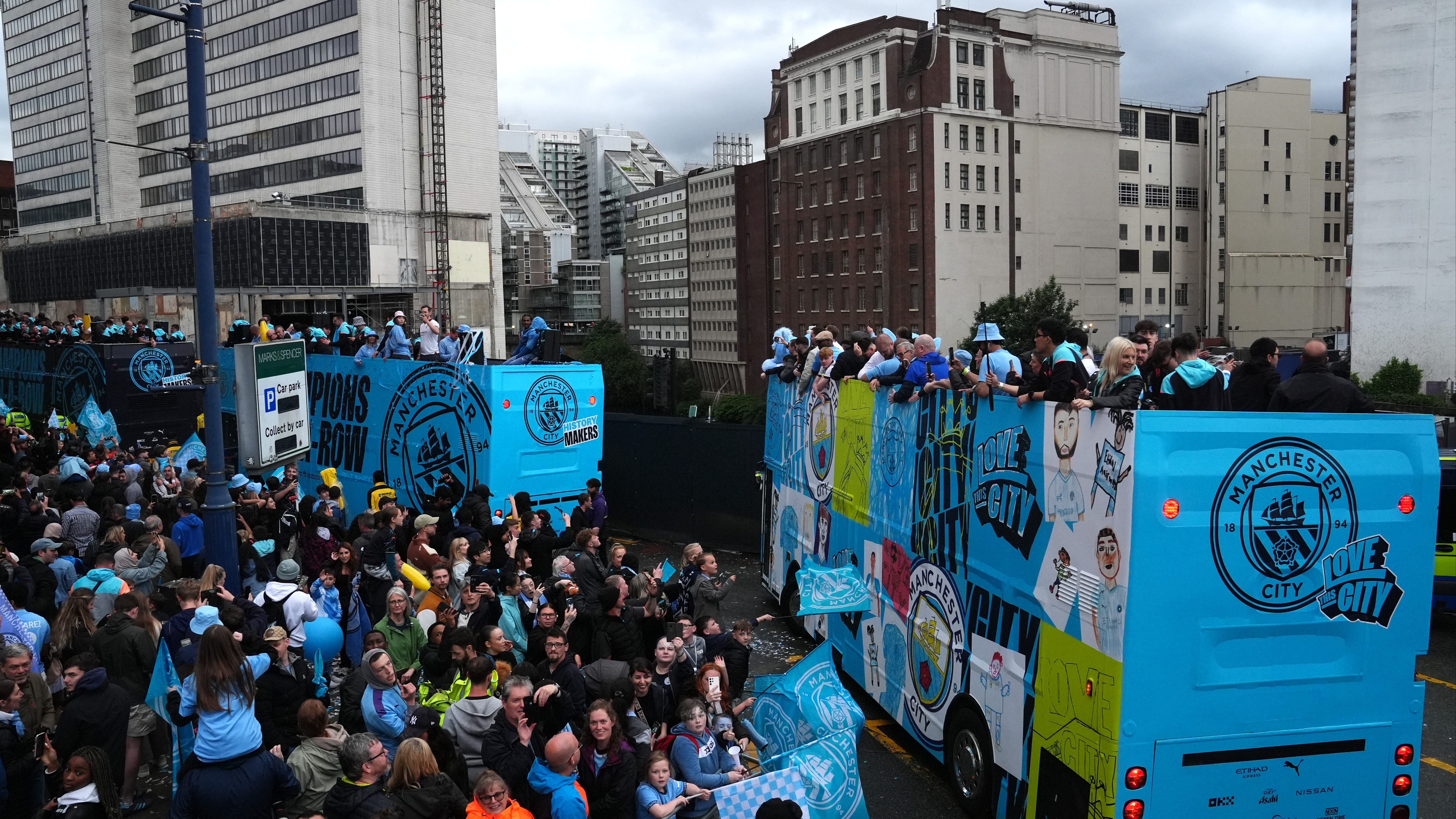 Manchester City parade celebrates record-breaking Premier League ...