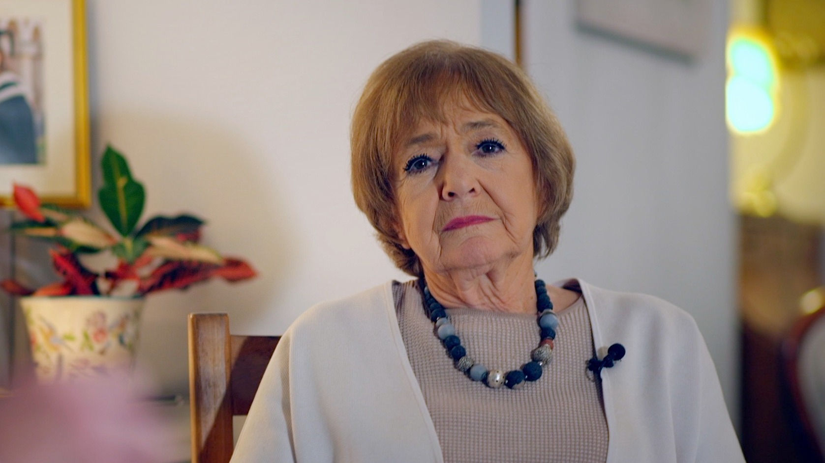 Government 'dragging feet' over online abuse crackdown, says Barking MP ...