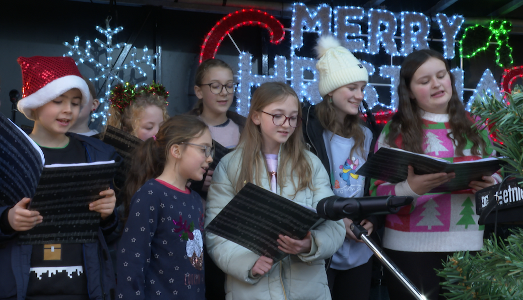 Move over Mariah... Kent Community Choir releases Christmas singles ...