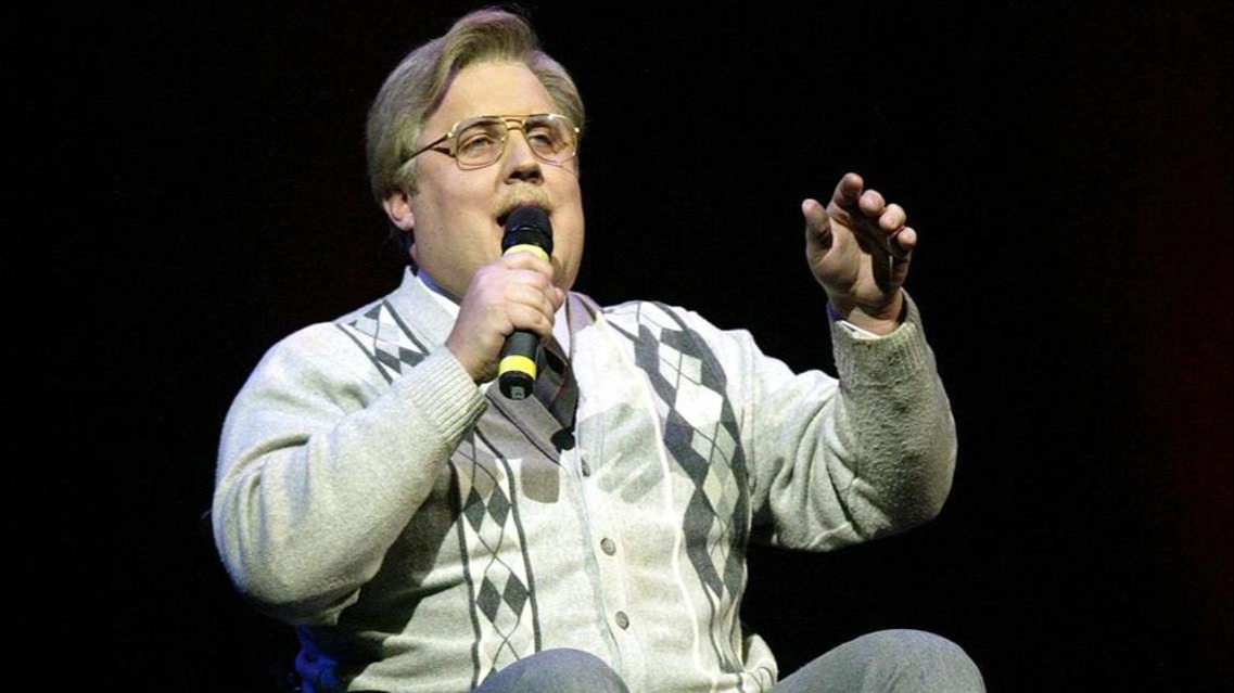 Phoenix Nights fans flock to auction of Peter Kay comedy props | ITV ...