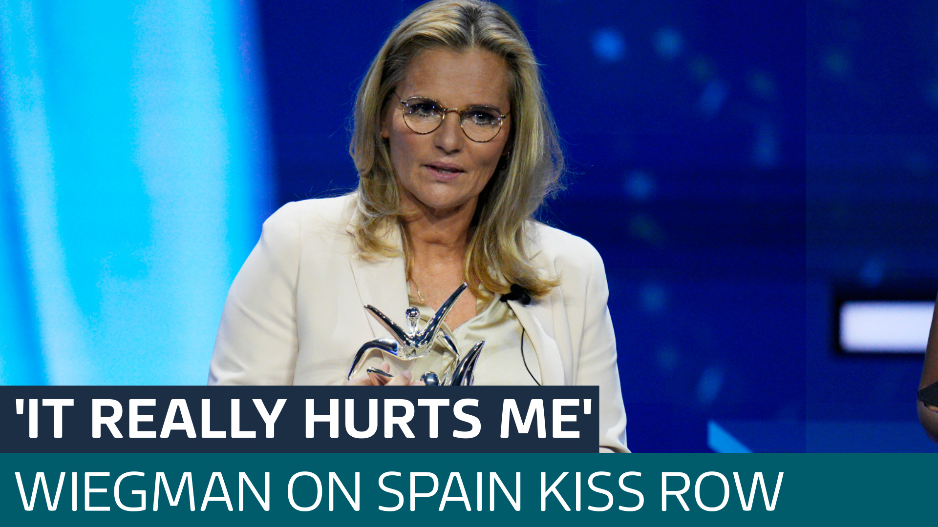 Lionesses boss Sarina Wiegman dedicates UEFA coach award to Spanish ...