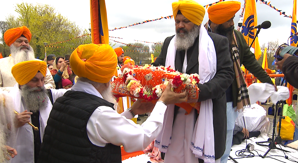 Thousands turn out in Gravesend to celebrate the Sikh festival of Vaisakhi | ITV News Meridian