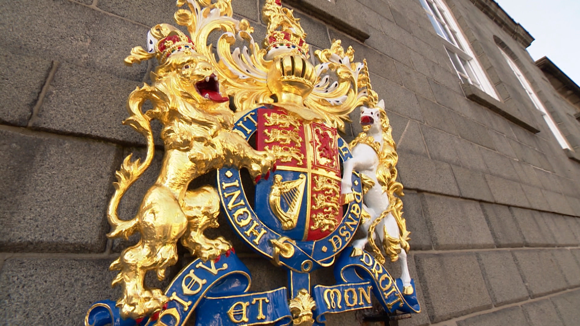 Regal Renovation: Guernsey's Royal Court coat of arms given the ...