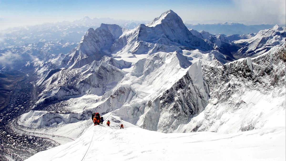 Body of 'Green Boots' climber on Everest for 30 years to be brought ...