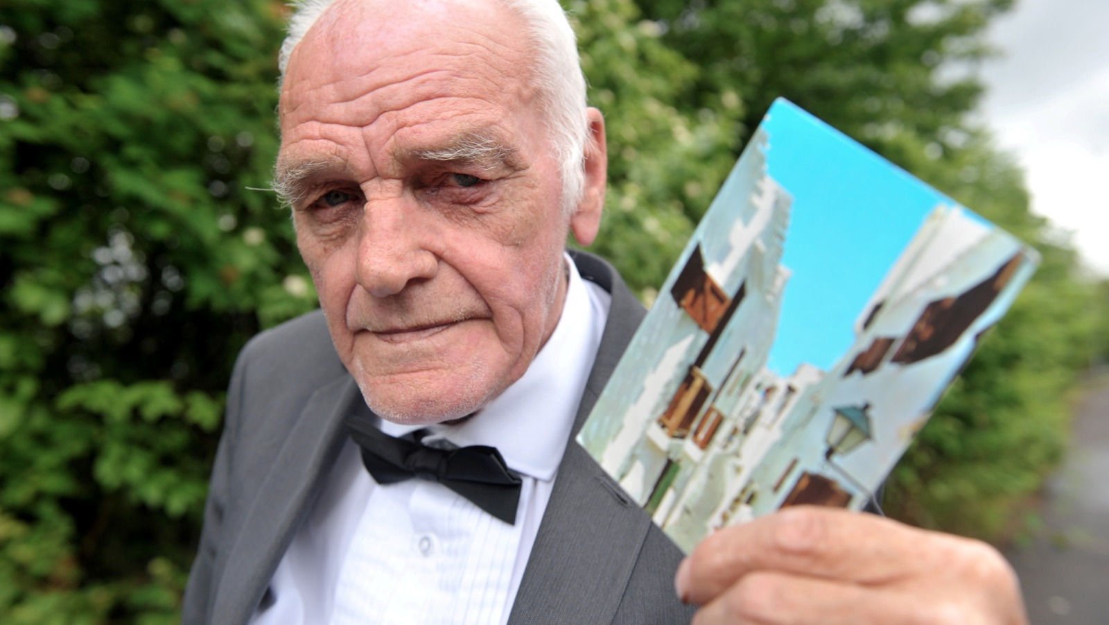 Can you help? Man receives mystery postcard nearly 29 years after it ...