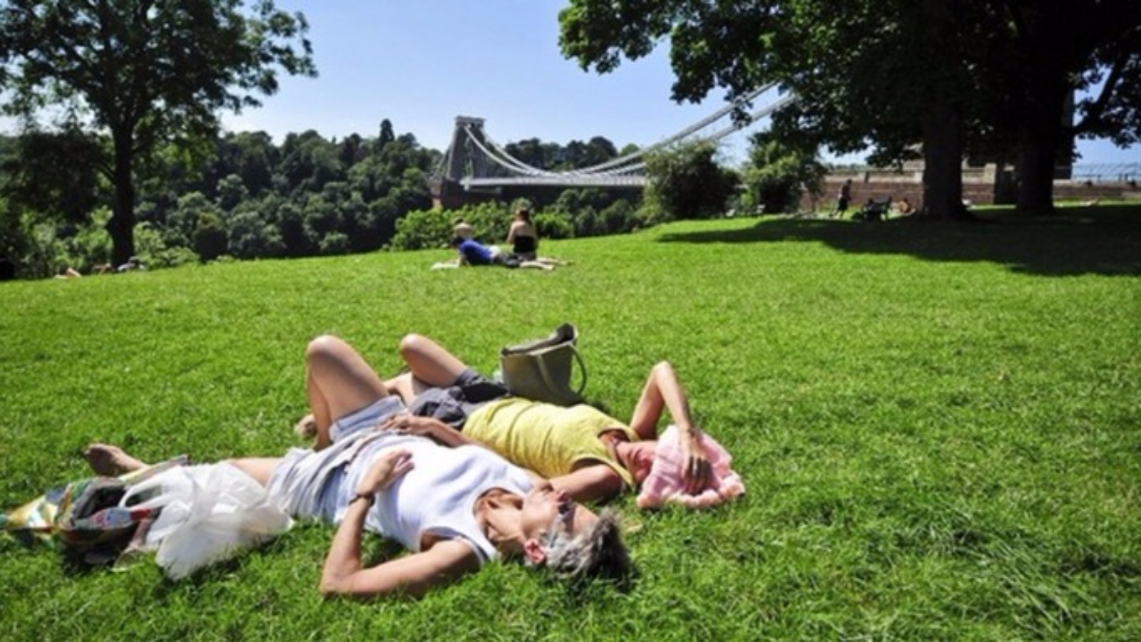 Staying safe in the sun: Top tips to beat the heat | ITV News West Country