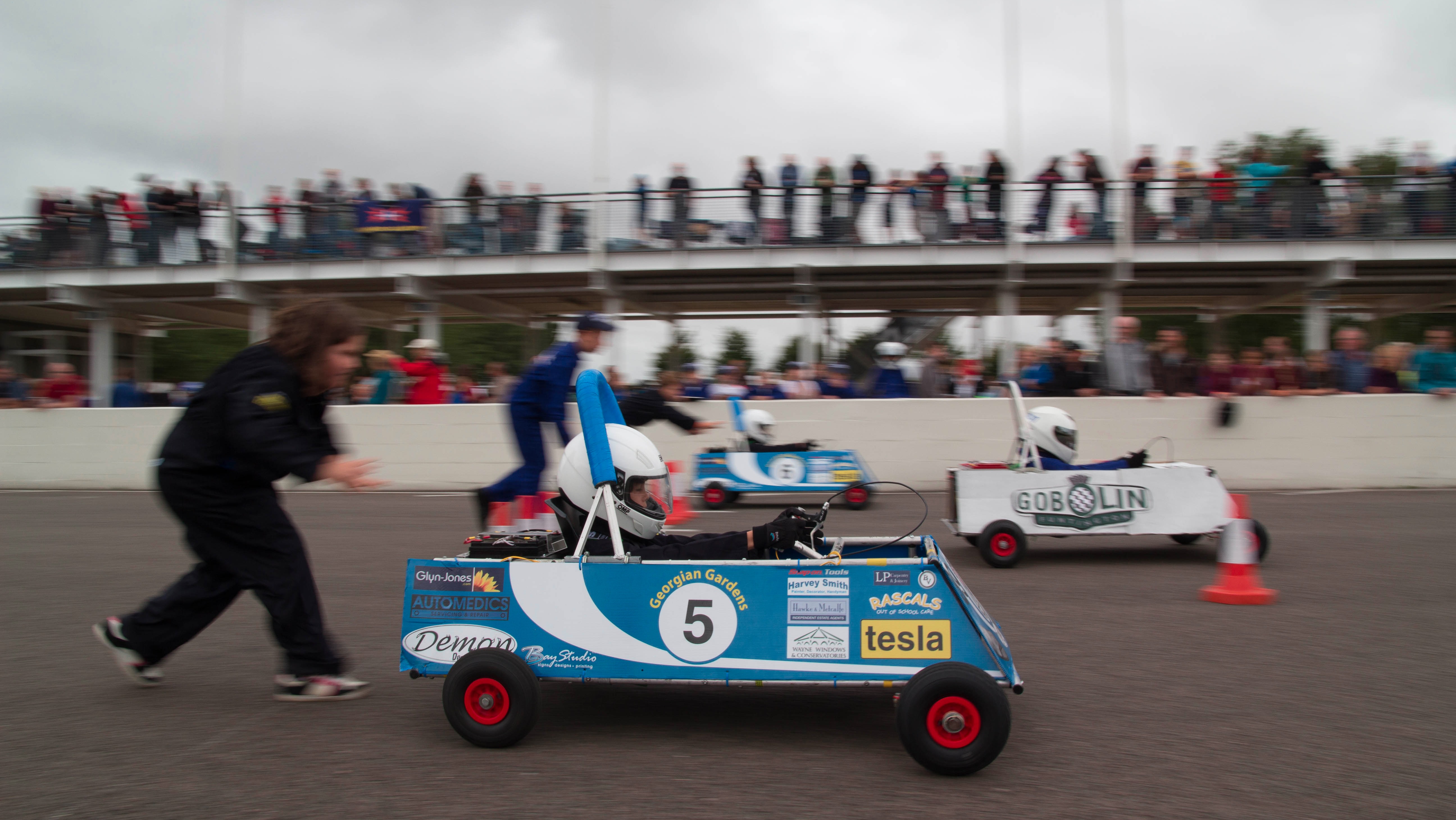 Kitcar-tastic: Schoolchildren race at Goodwood in home-made cars | ITV ...