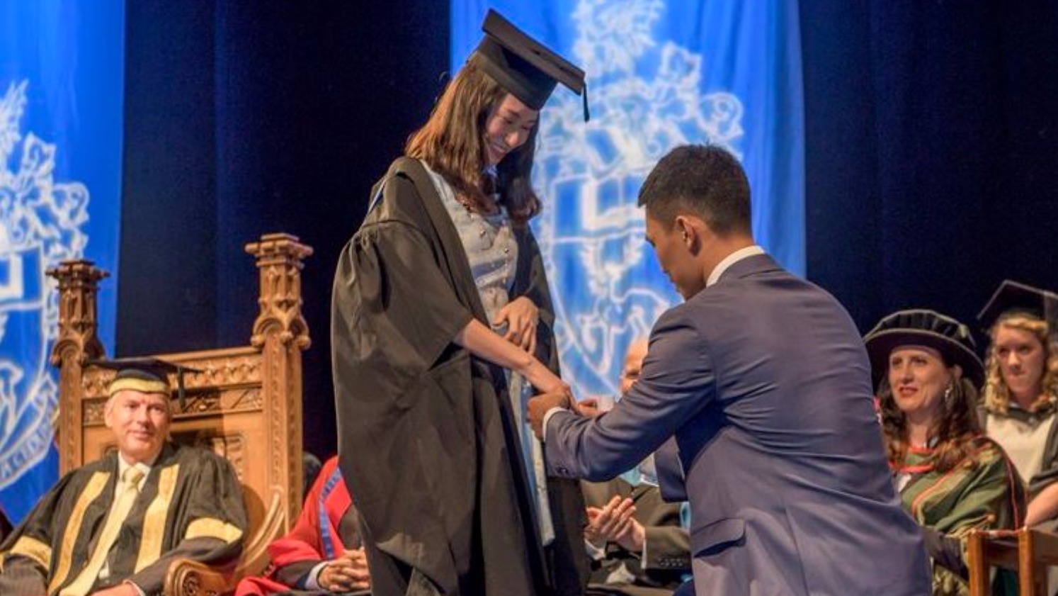 University student proposes to girlfriend at Southampton graduation ...