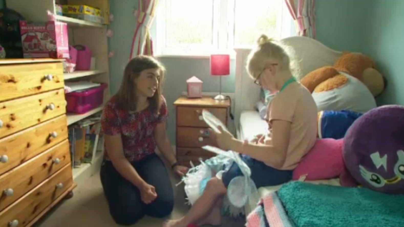 Meet 8-year-old Roxy who was born a boy but is now living as a girl ...