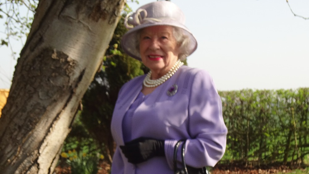 It's a hard life being a Queen, according to look-a-like Patricia Ford ...