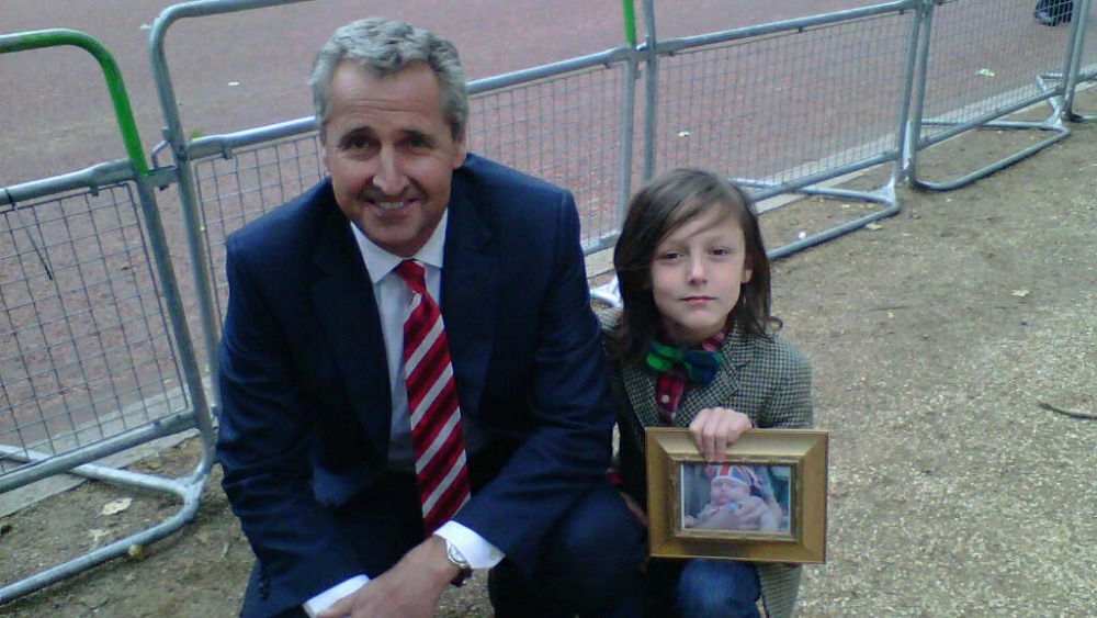 Mark Austin meets mini-royalist Darcy on The Mall | ITV News