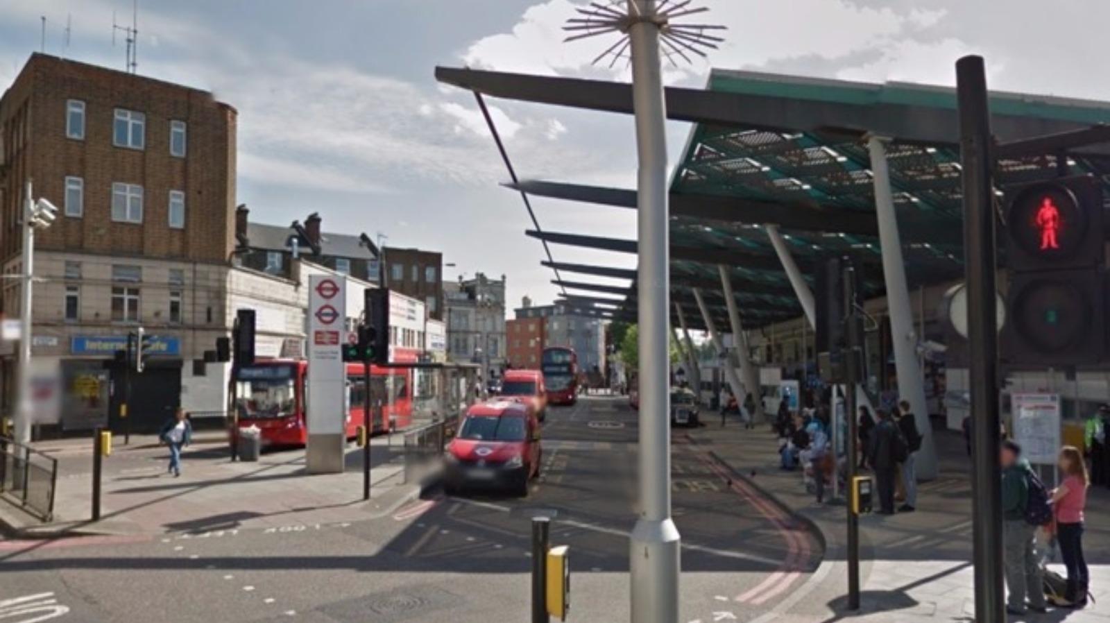 'Puddle of blood' on Tube carriage after suspected knife attack | ITV ...