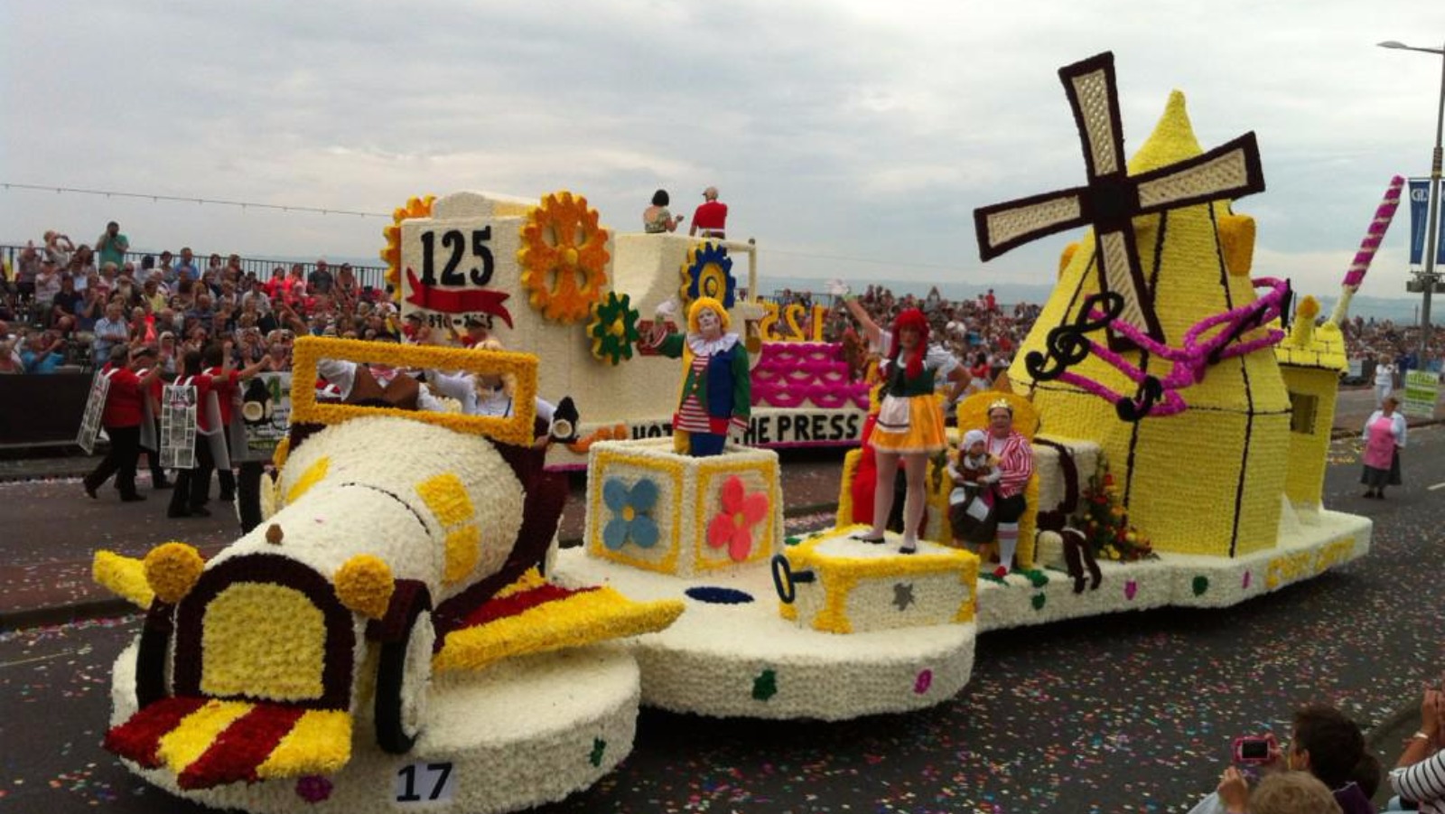 The Battle of Flowers pics | ITV News Channel