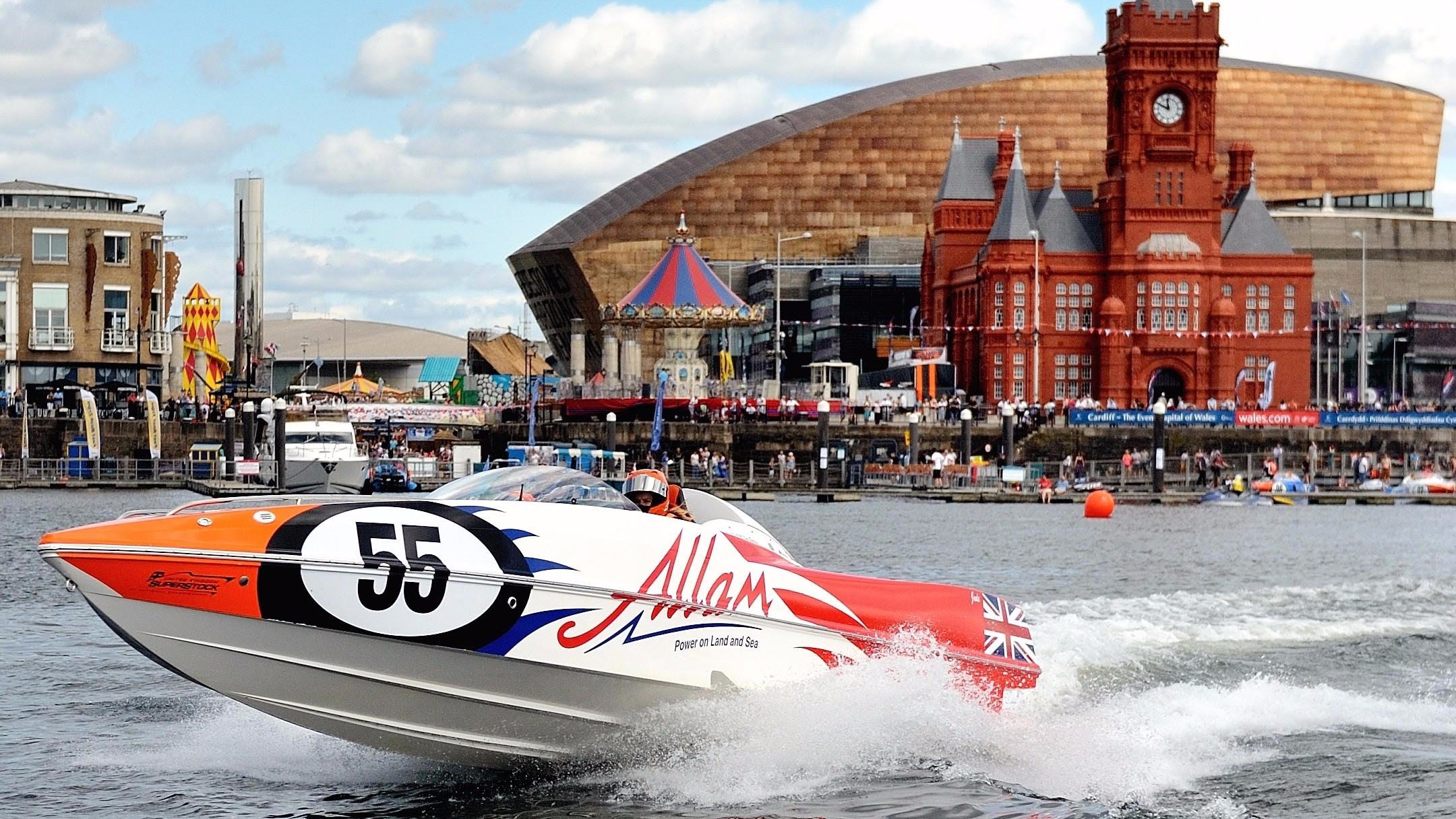 Powerboat competition speeds through Cardiff Bay | ITV News Wales