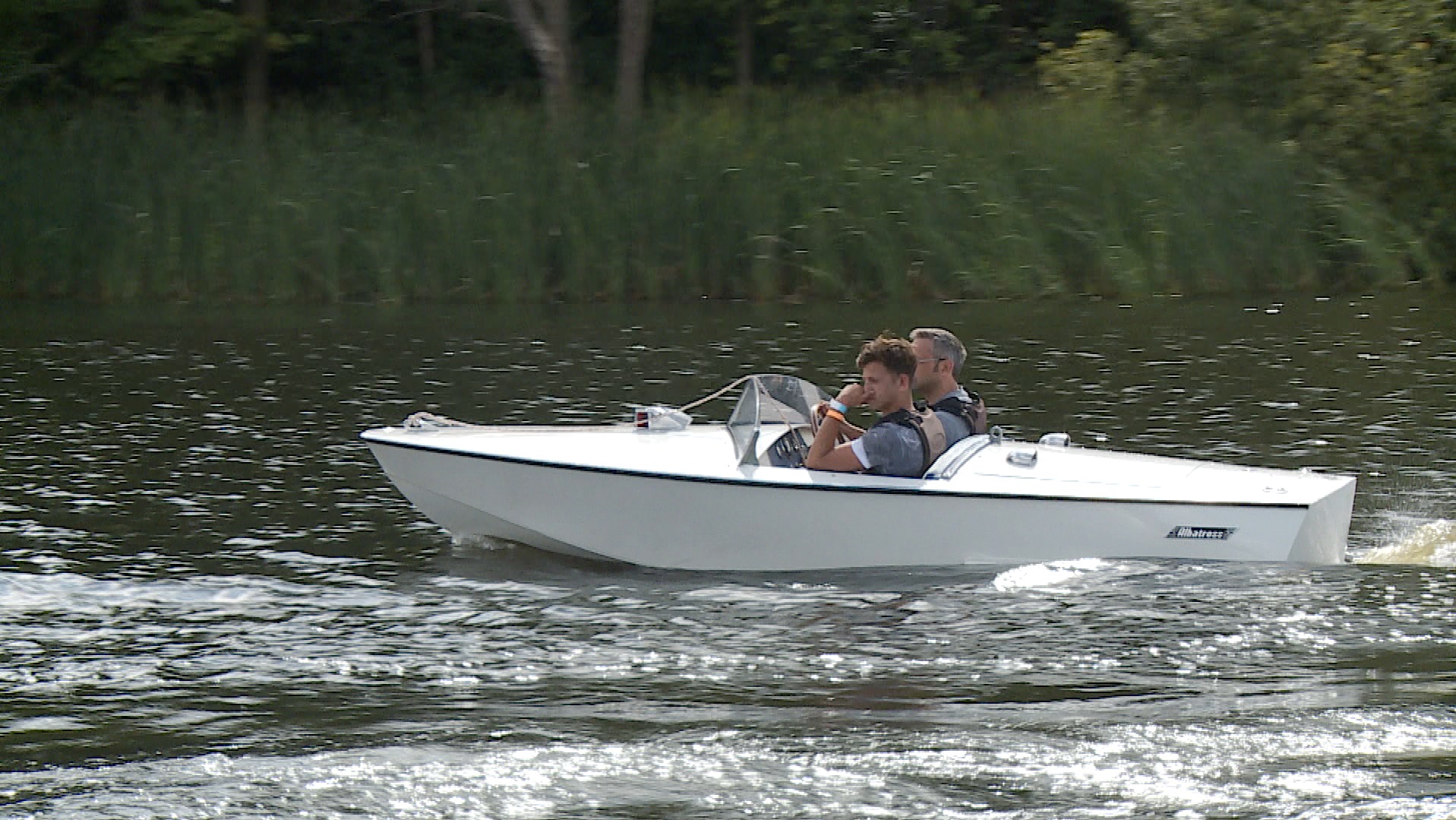 Beautiful Albatross boats flock to Norfolk beauty spot. | ITV News Anglia