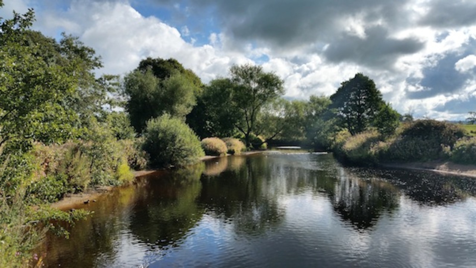 Rest of the week - Sunshine & scattered showers | ITV News Granada