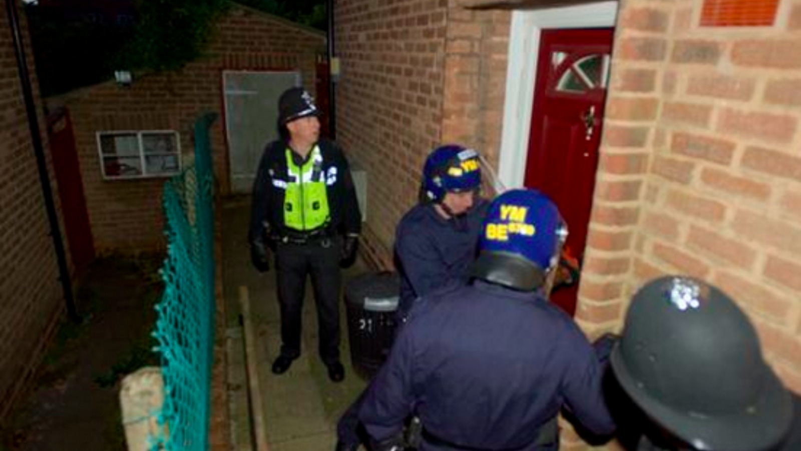 Dramatic footage of drugs raid on Birmingham homes | ITV News Central